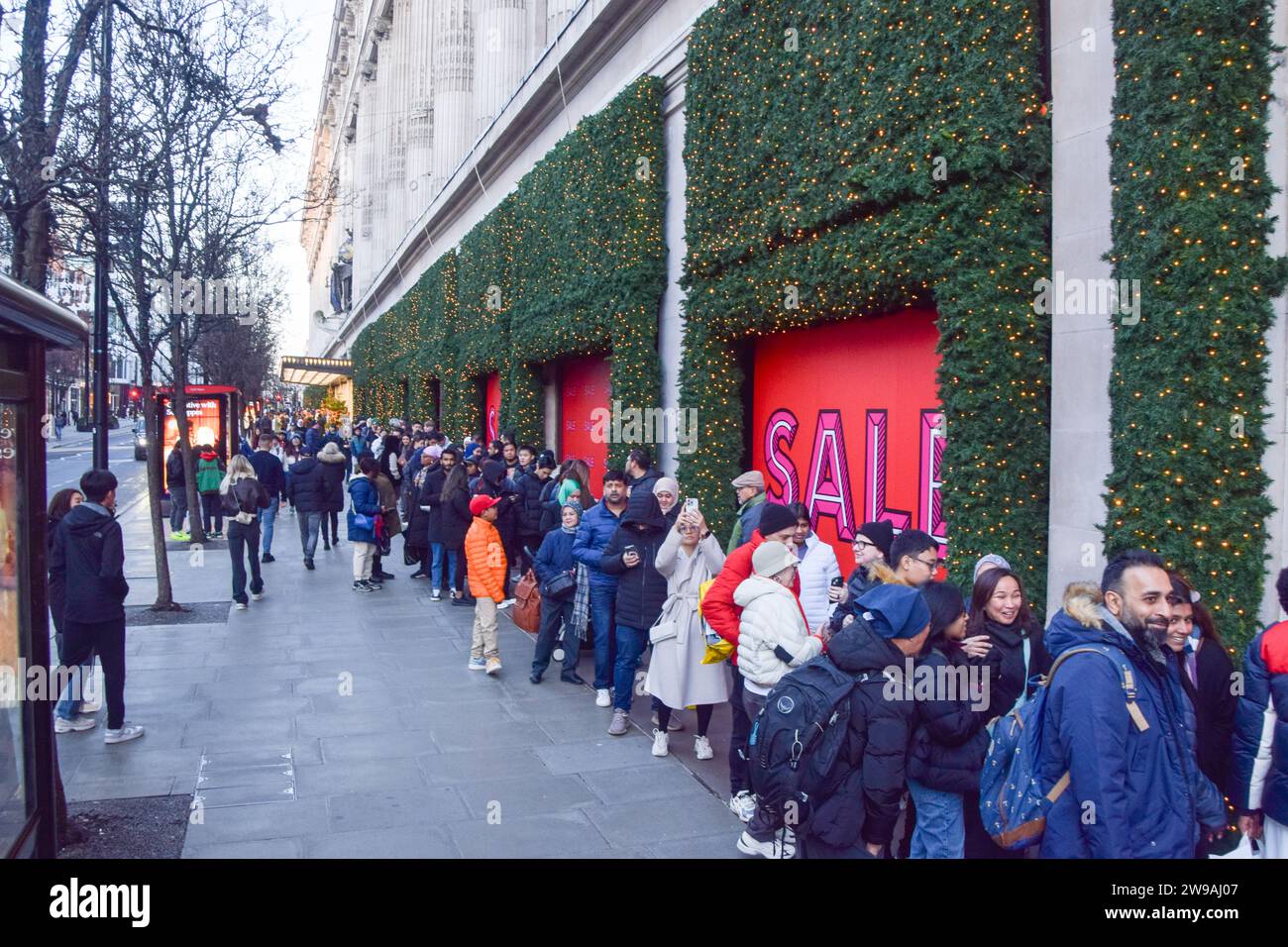 London, England, UK. 26th Dec, 2023. Customers queue outside Selfridges ...