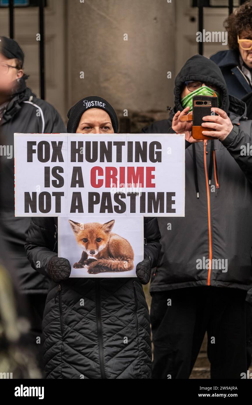 Anti hunt ptoestt boxing day hunt lewes hi-res stock photography and ...