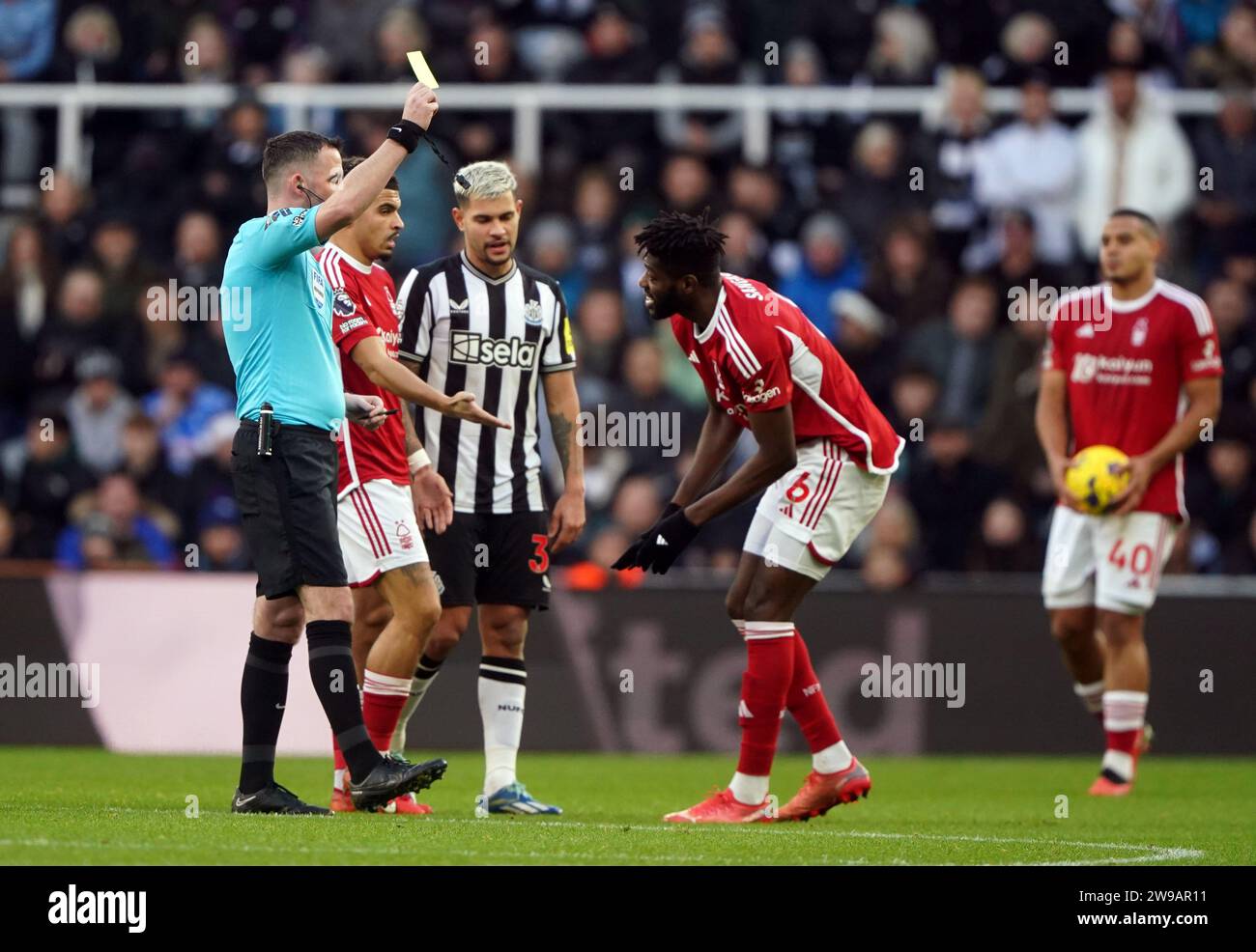 Referee Chris Kavanagh shows Nottingham Forest's Ibrahim Sangare a ...