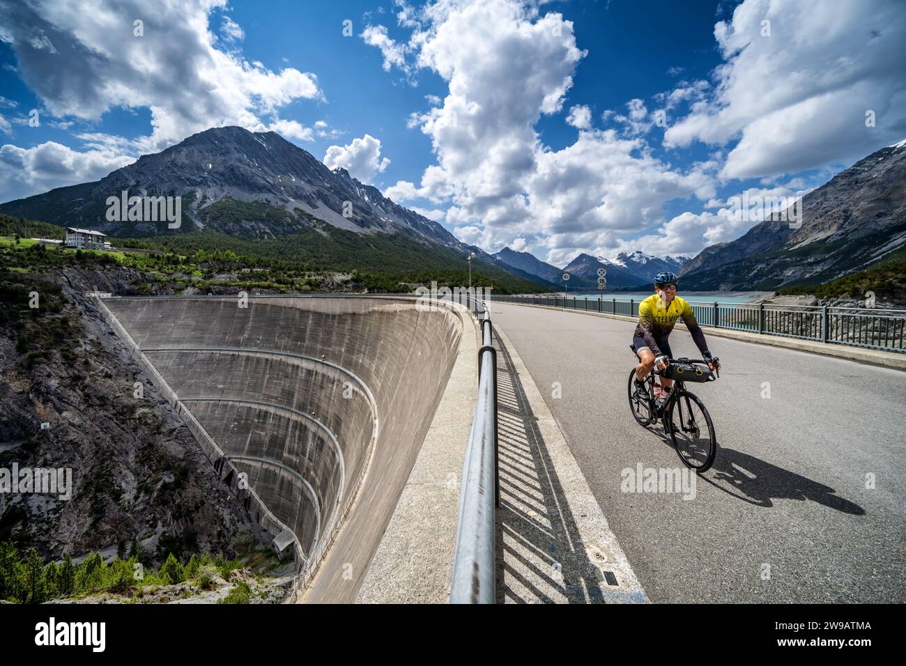 Lago di cancano hi-res stock photography and images - Alamy