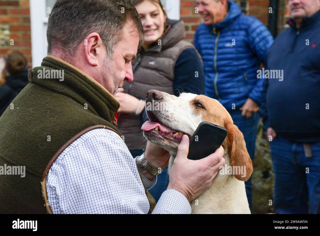 Villiage square hi-res stock photography and images - Alamy