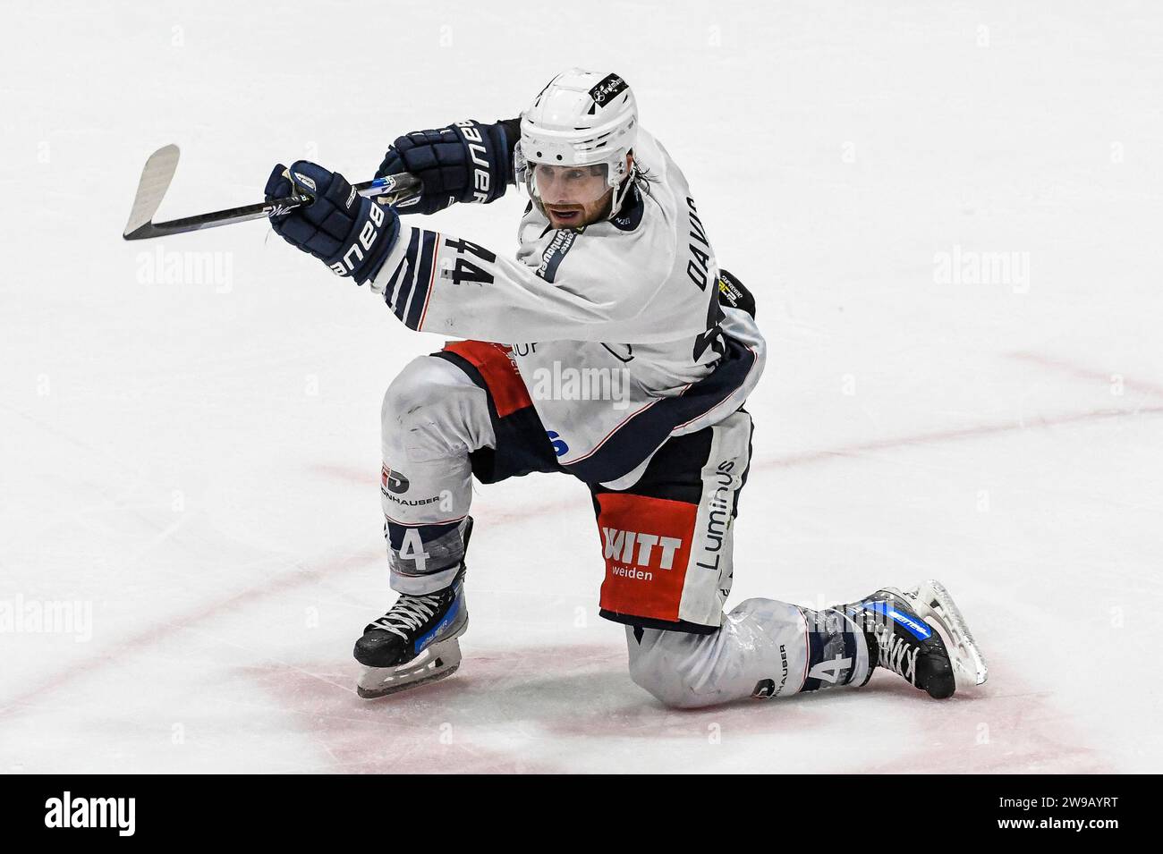 Memmingen, Deutschland. 22nd Dec, 2023. 22.12.2023, Eissporthalle am ...