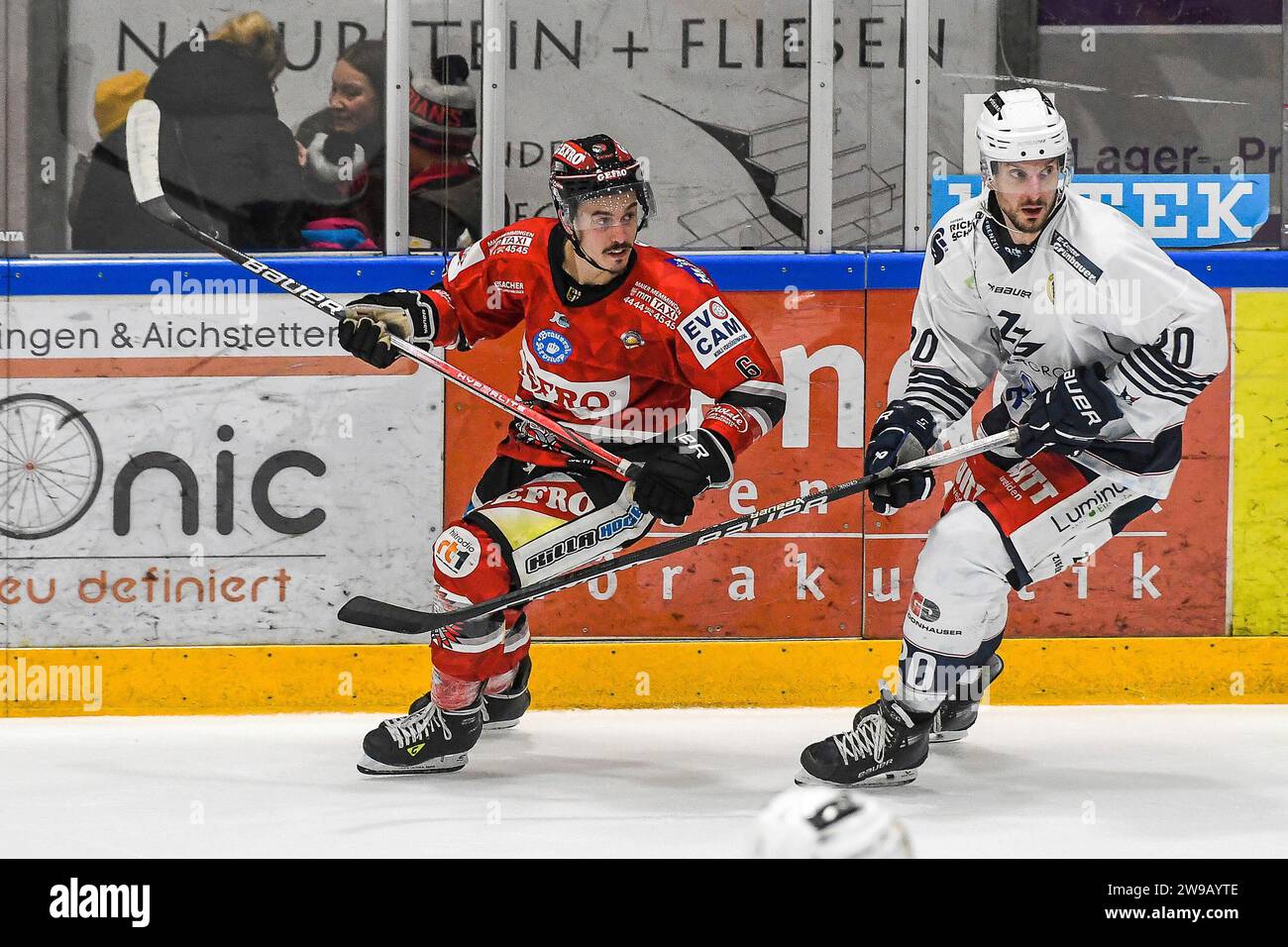 Memmingen, Deutschland. 22nd Dec, 2023. 22.12.2023, Eissporthalle am ...