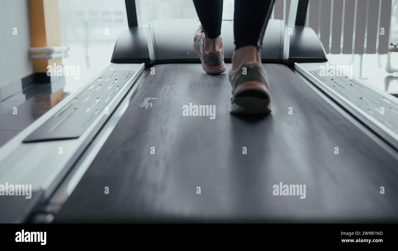 Exercise girls feet hi-res stock photography and images - Alamy