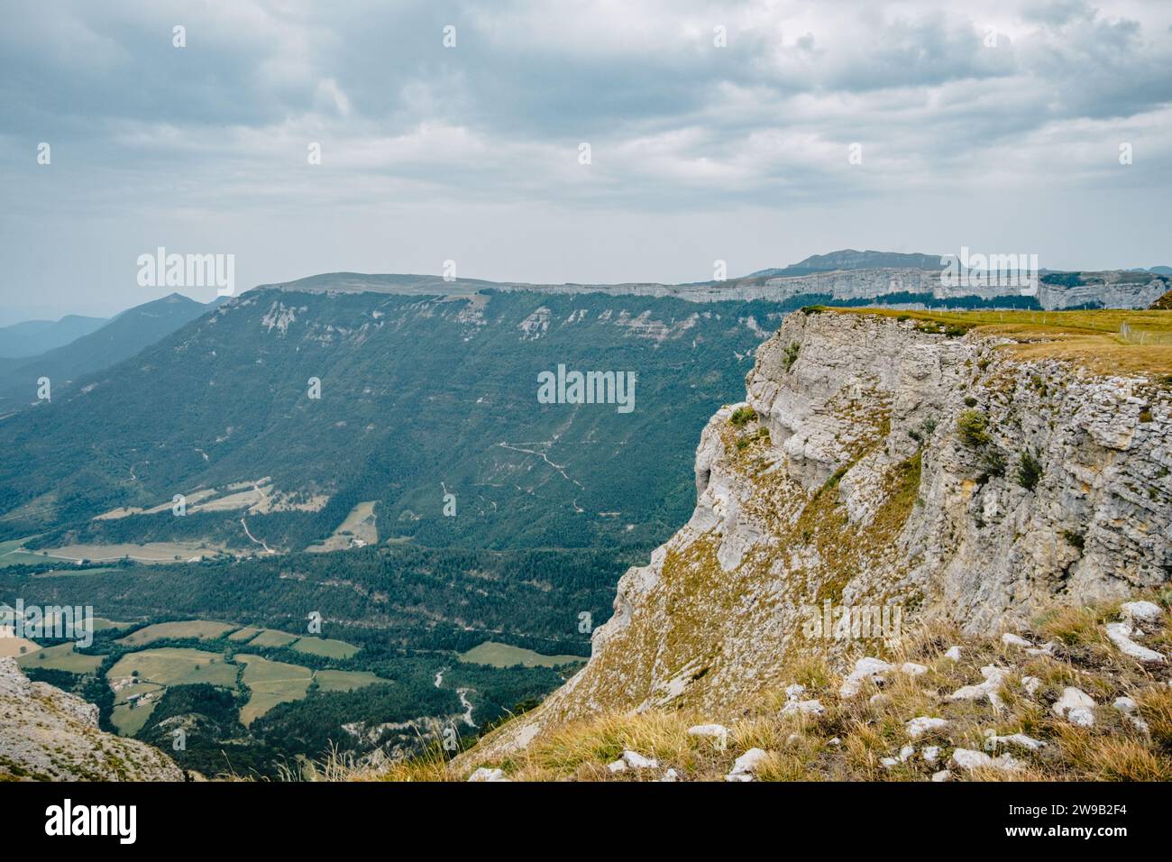 View of the alpine meadows of the Font d'Urle plateau in the Vercors ...