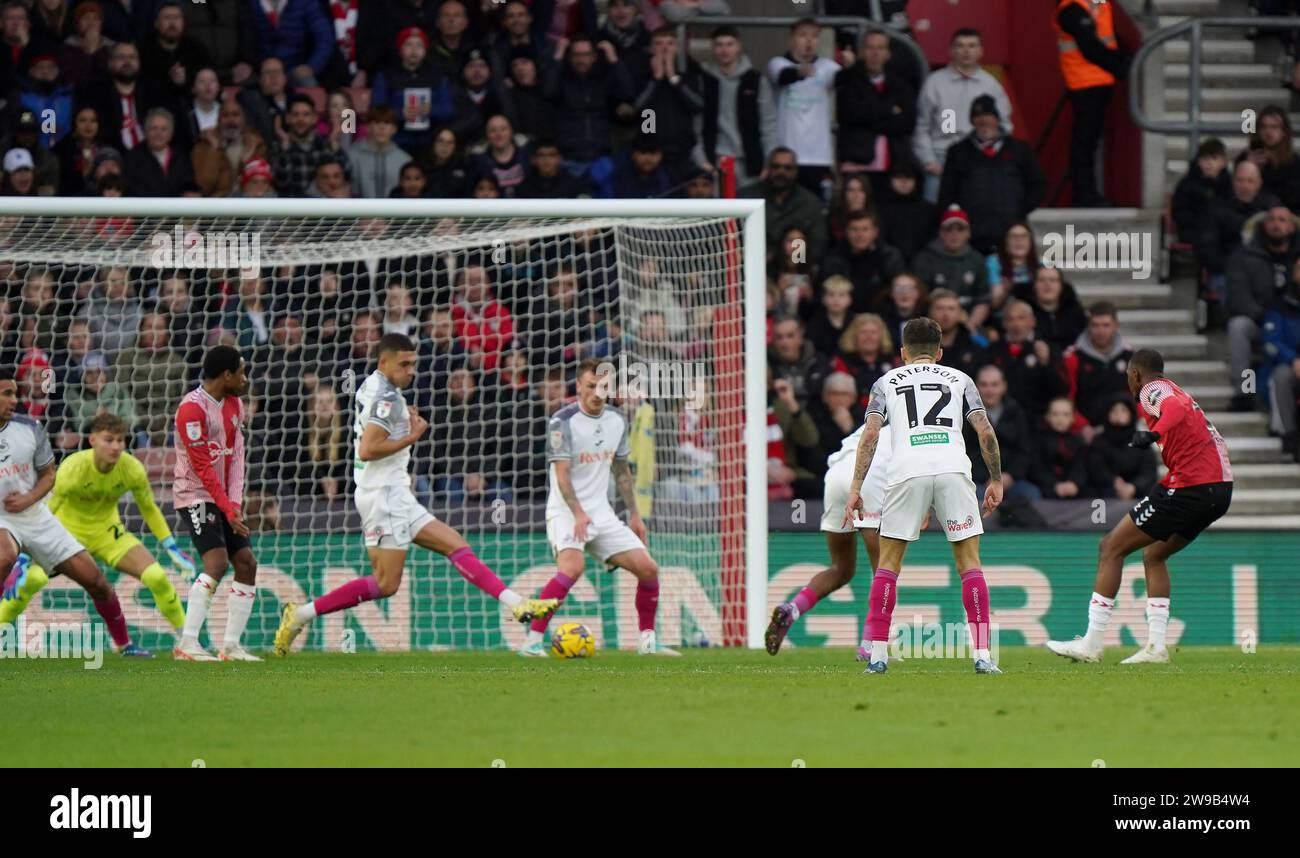 Southampton's Joe Aribo scores their side's first goal of the game ...