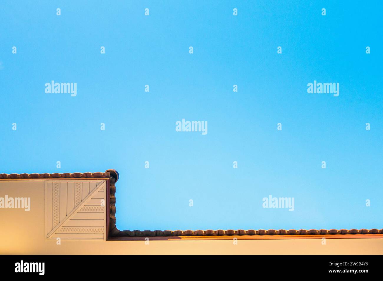 Installation siding hi-res stock photography and images - Alamy