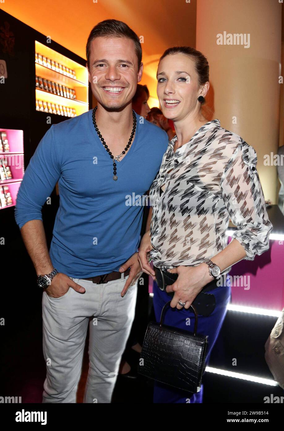Pete Dwojak und Kristin Meyer bei der Lindt HELLO VIP NITE im Goya ...