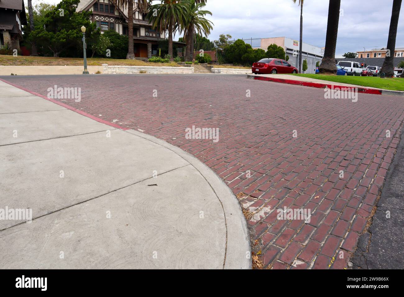 Los Angeles, California: Powers Place, the shortest street in Los ...