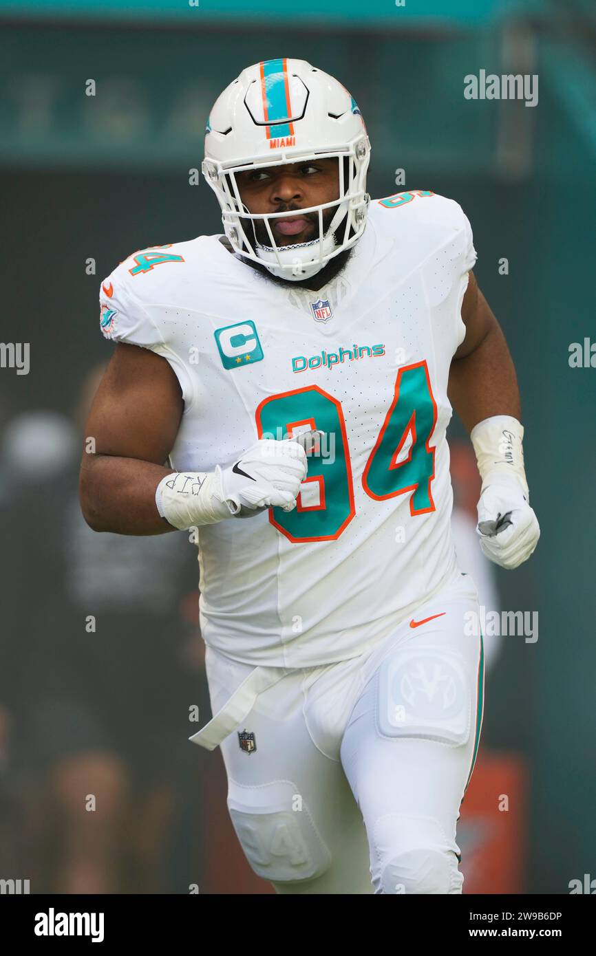 Miami Dolphins defensive tackle Christian Wilkins (94) runs onto the ...