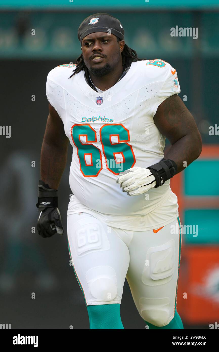 Miami Dolphins offensive lineman Robert Hunt (68) runs onto the field ...