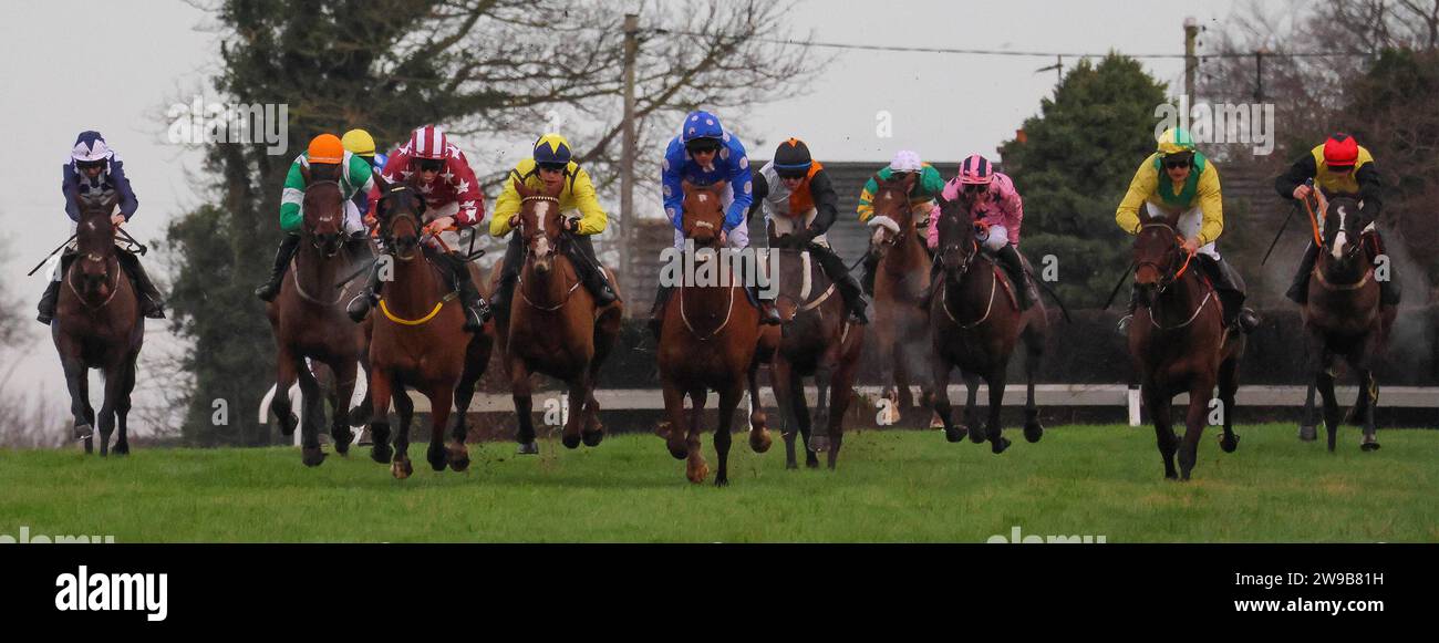 Down Royal Racecourse, Lisburn, Northern Ireland. 26th Dec 2023. Boxing ...