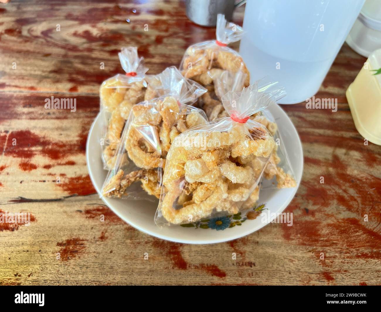 Crispy fried pork scratching hi-res stock photography and images - Alamy