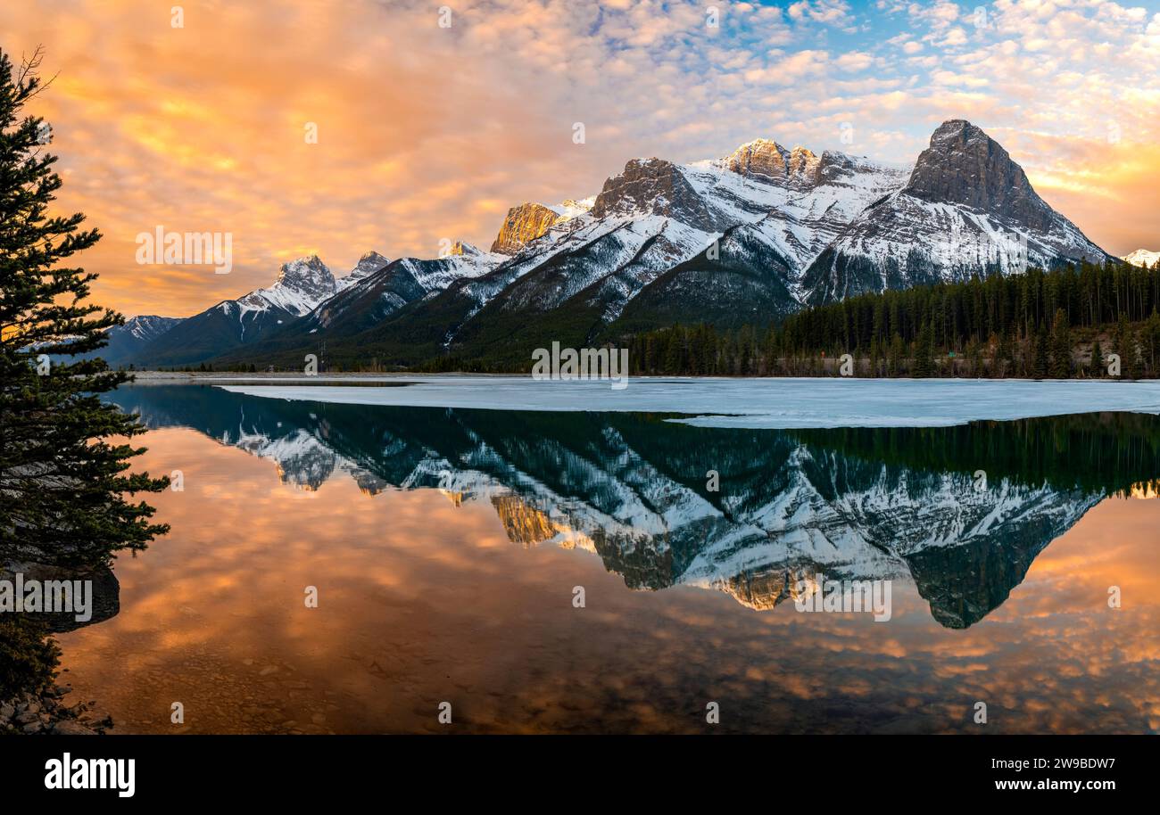 Three Sisters Mountains, Canmore, Alberta, Canada Stock Photo - Alamy