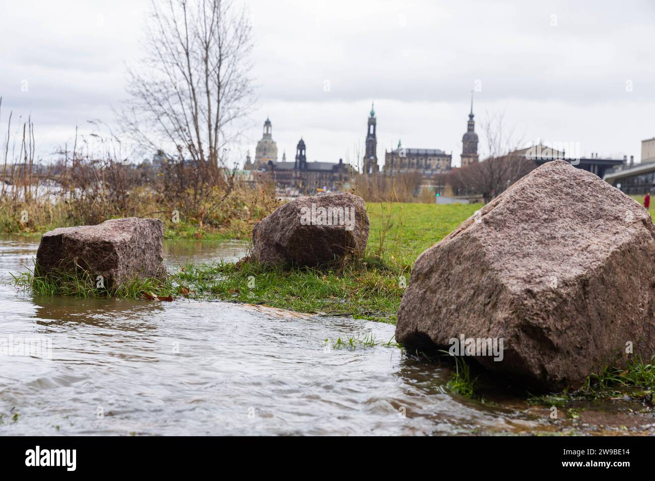 Hochwasser in Dresden Durch die starken Niederschläge in Form von ...