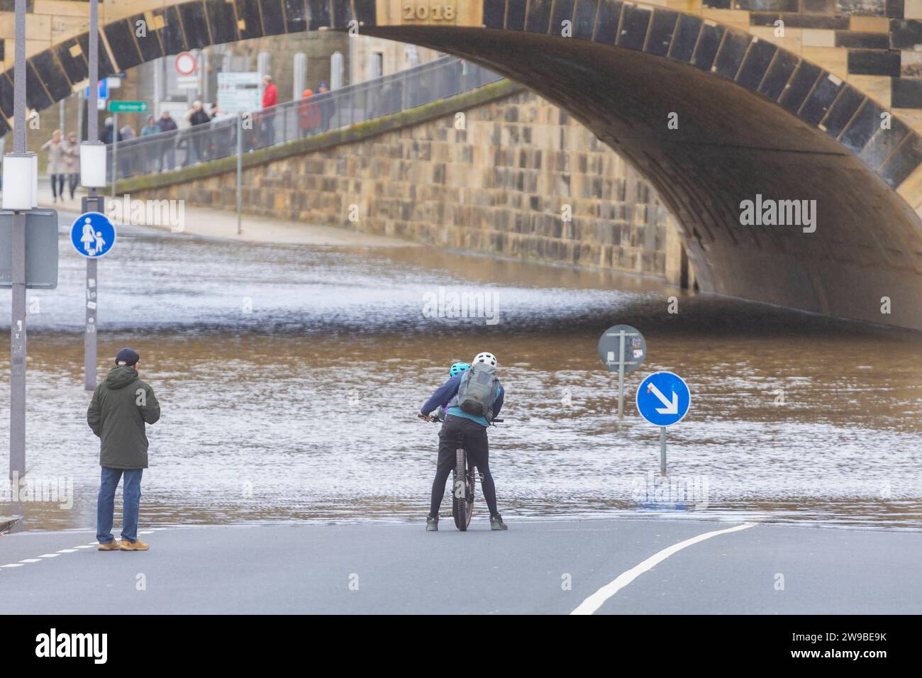 Hochwasser in Dresden Durch die starken Niederschläge in Form von ...