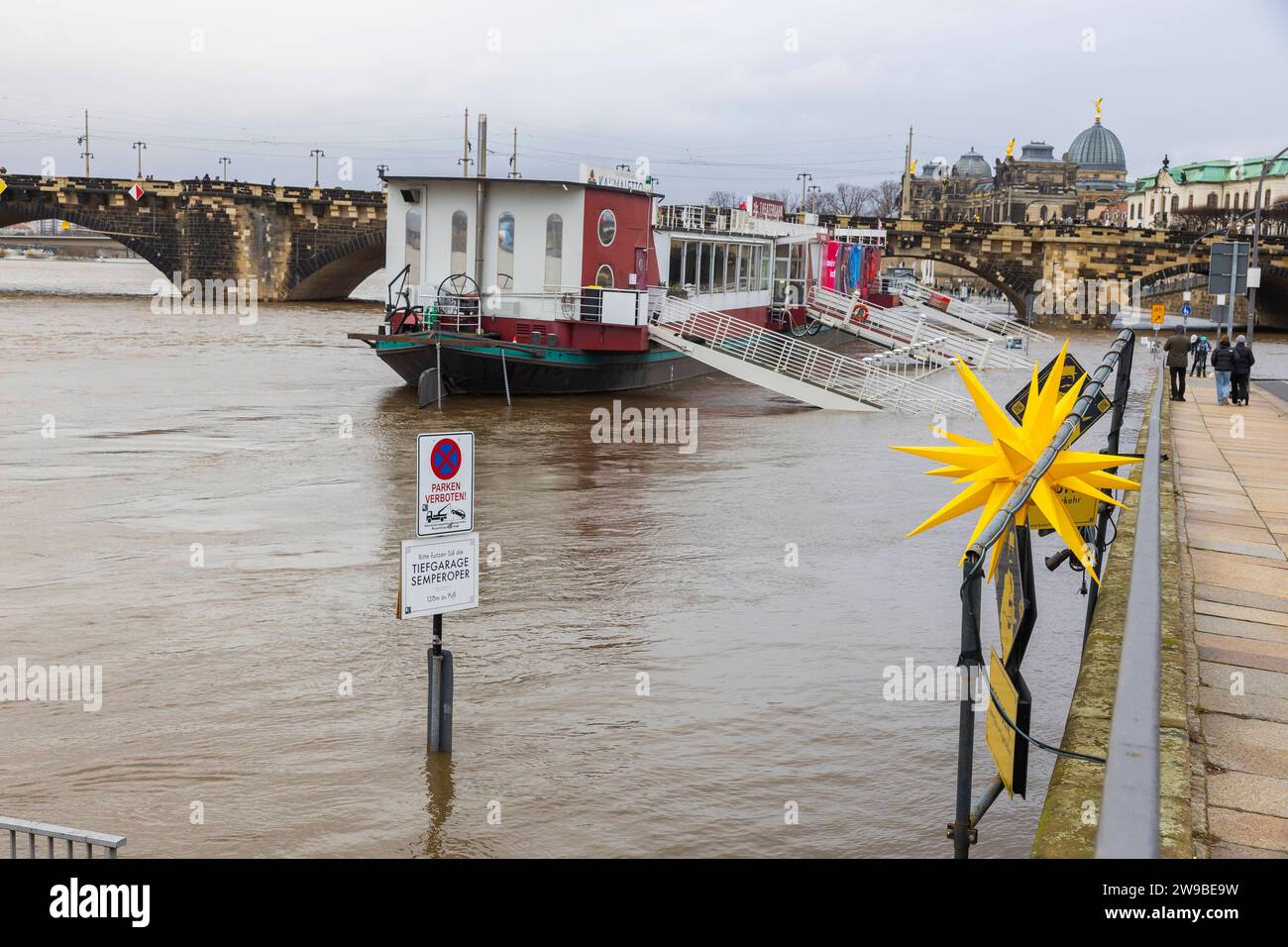 Hochwasser in Dresden Durch die starken Niederschläge in Form von ...