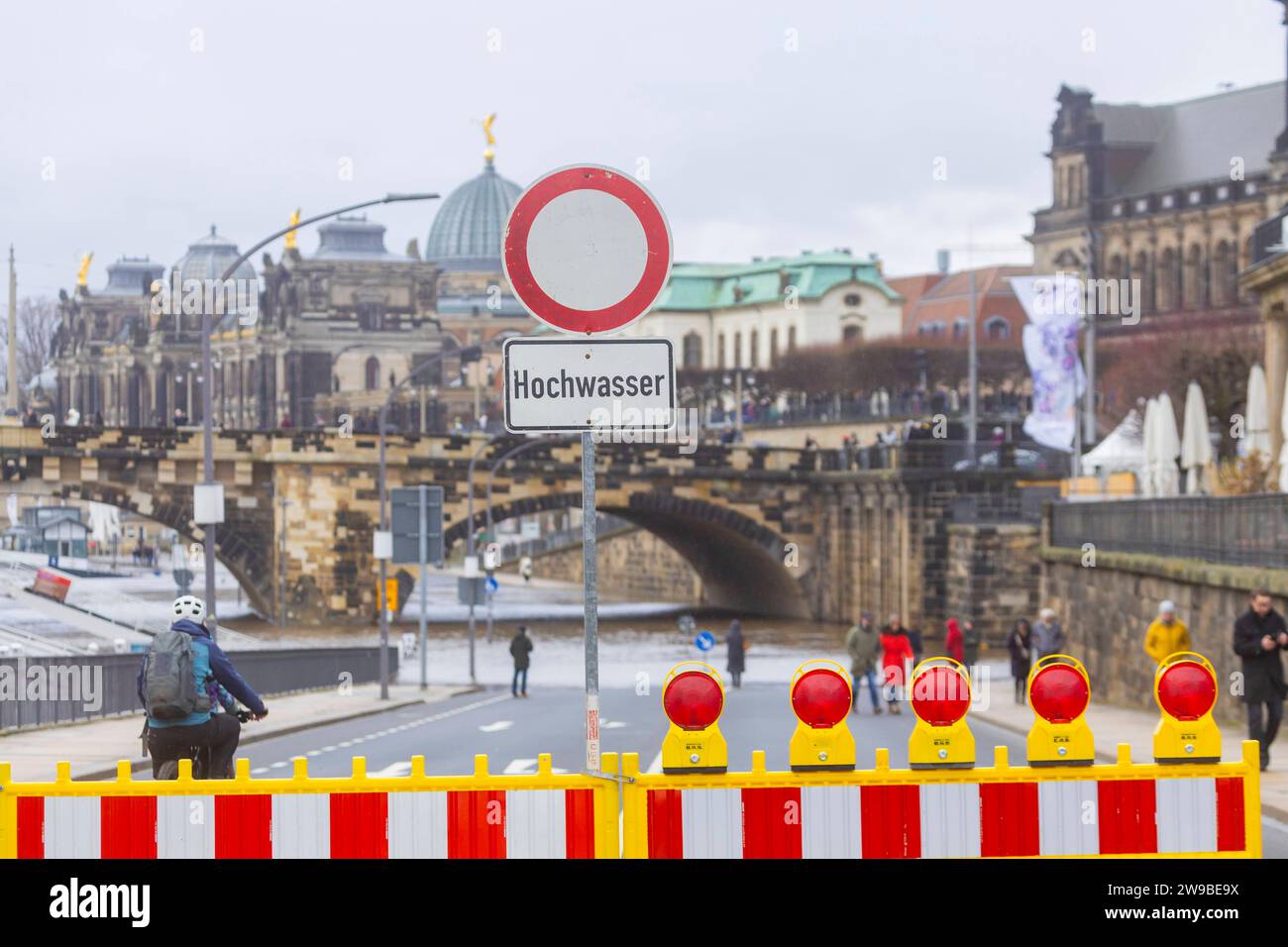 Hochwasser in Dresden Durch die starken Niederschläge in Form von ...