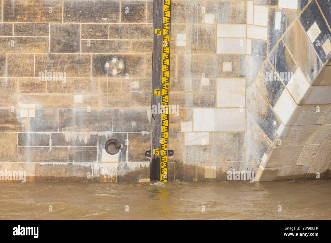 Hochwasser in Dresden Durch die starken Niederschläge in Form von ...