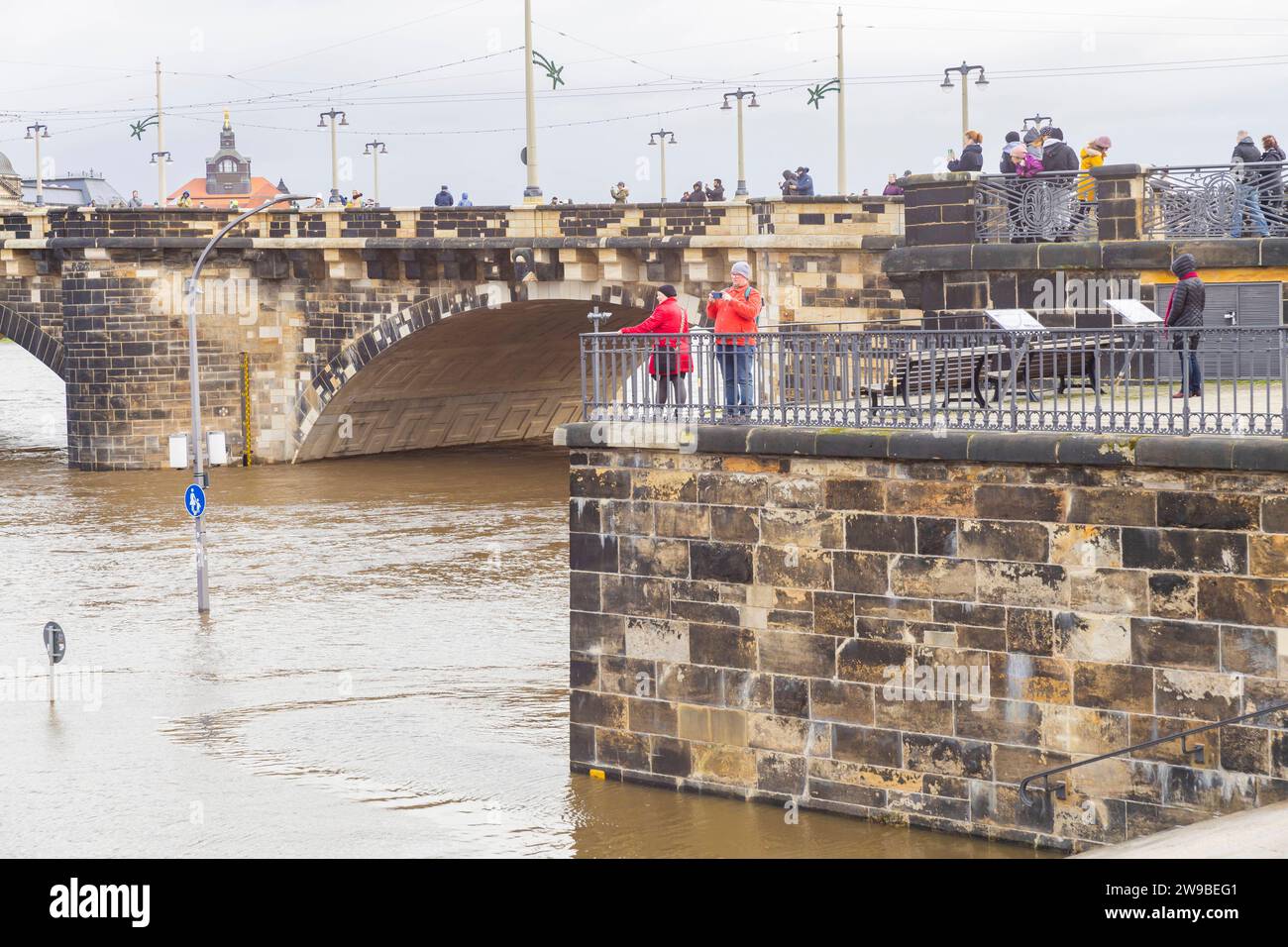 Hochwasser in Dresden Durch die starken Niederschläge in Form von ...