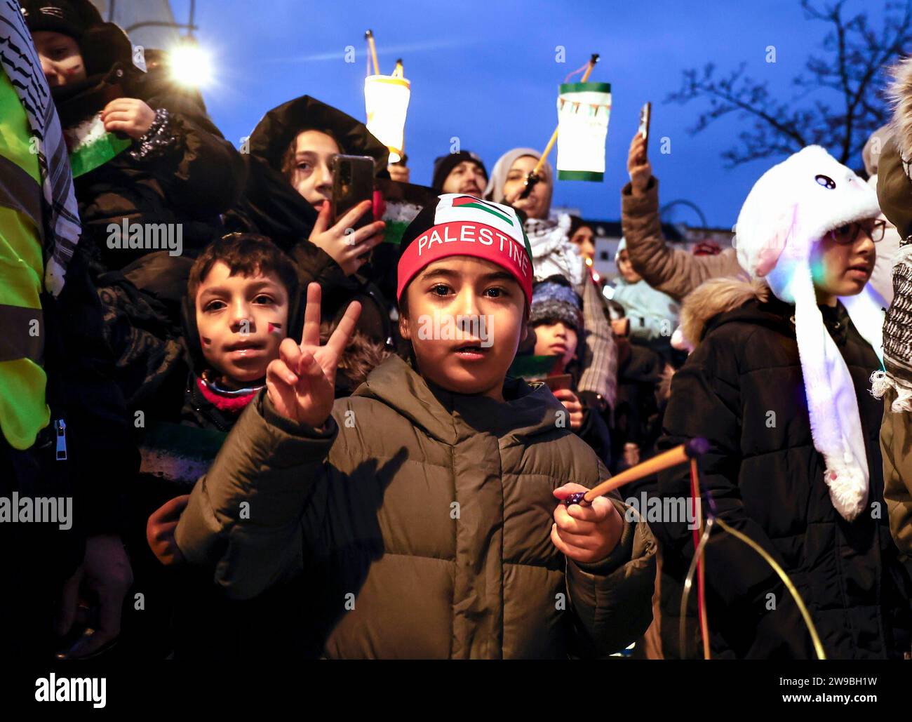 Pro Palestine demo, Palestinian families demonstrate with their ...