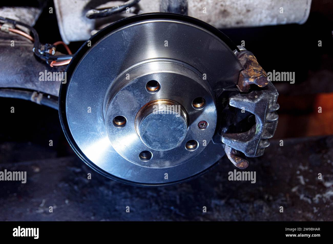 Motor install hi-res stock photography and images - Alamy
