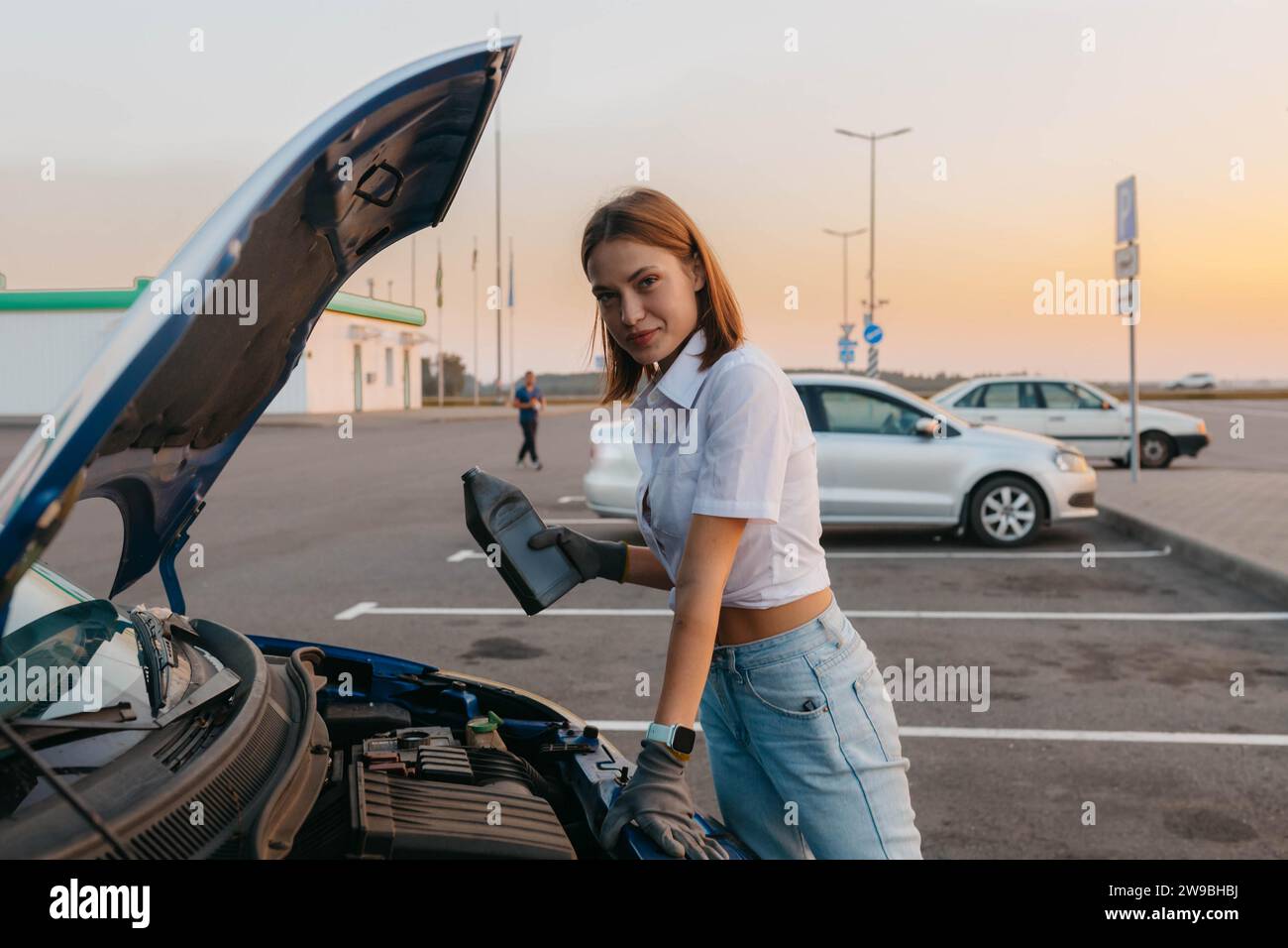 Hot woman mechanic hi-res stock photography and images - Alamy