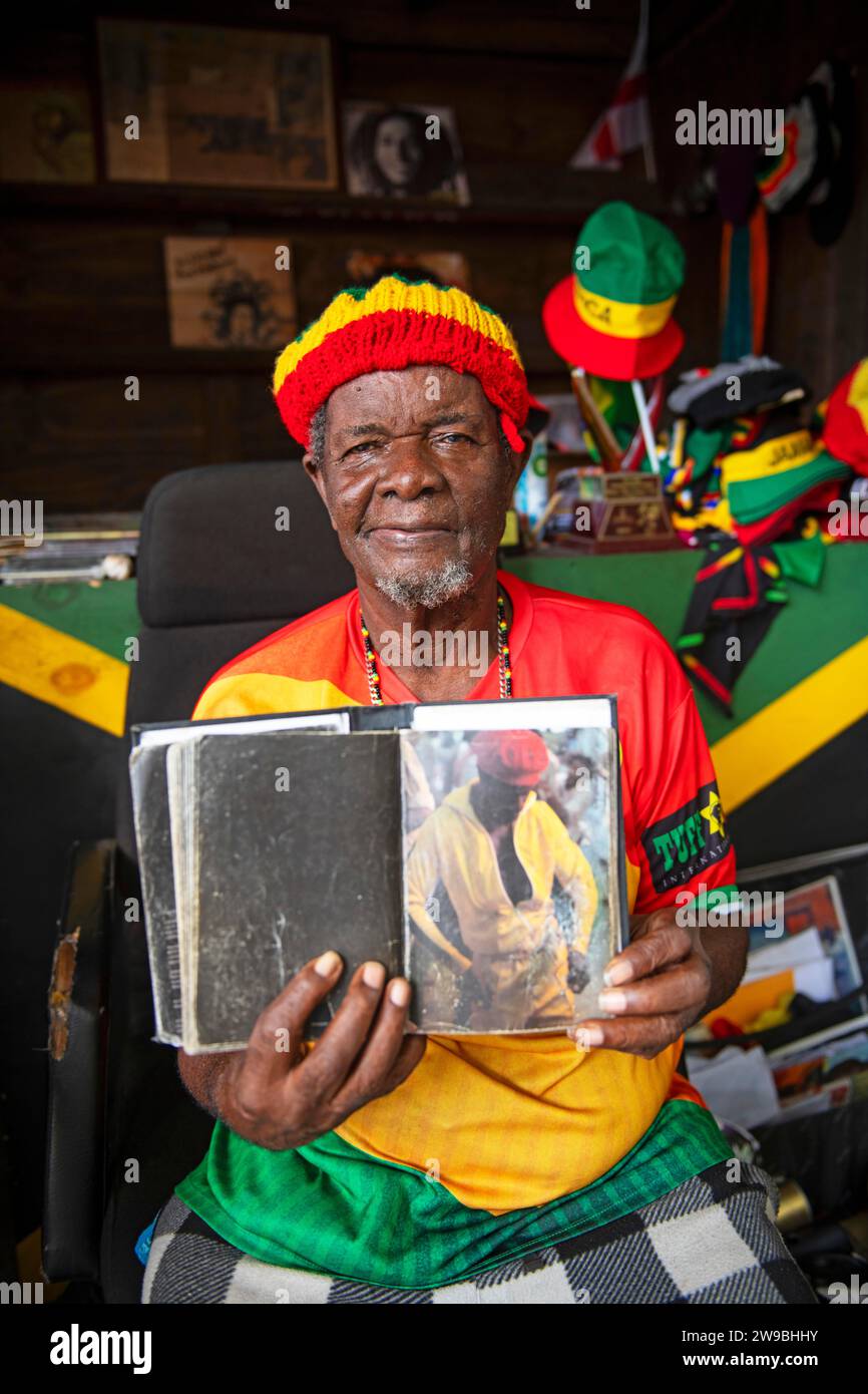 Bob marley and the wailers hi-res stock photography and images - Alamy