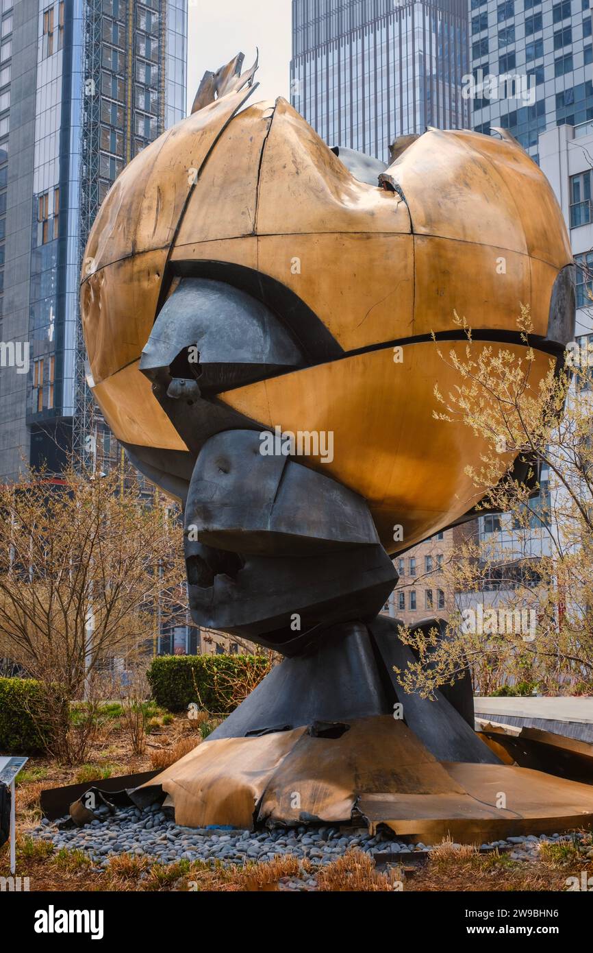 Fritz koenig sphere hi-res stock photography and images - Alamy