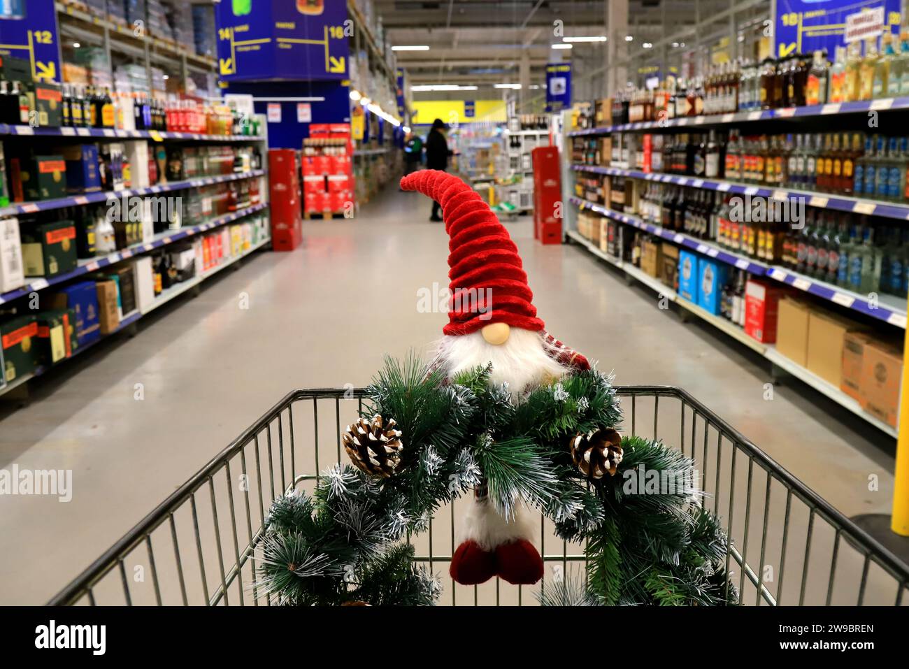 Self service department store hi-res stock photography and images - Alamy