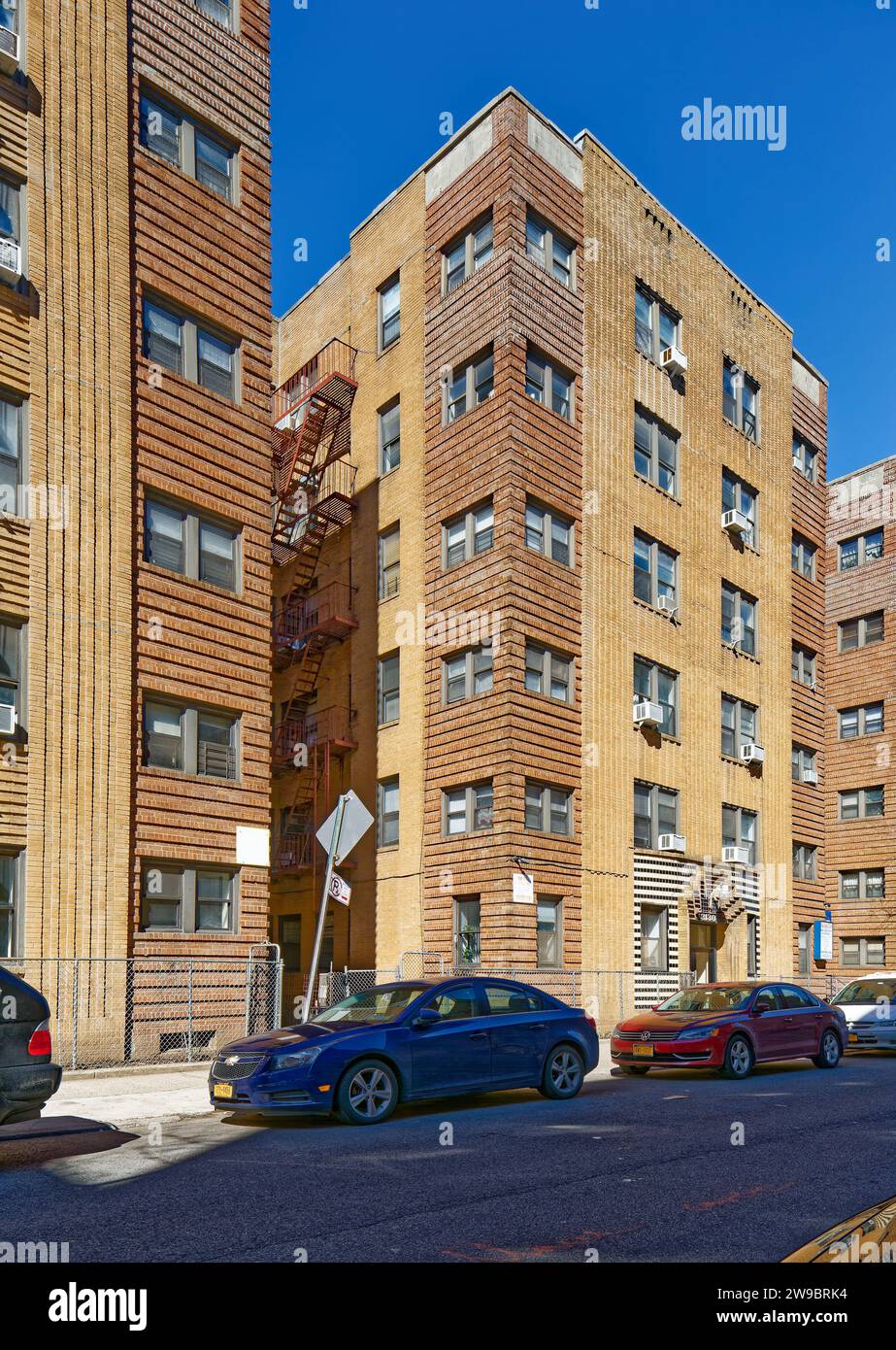 Polychrome brick hi-res stock photography and images - Alamy