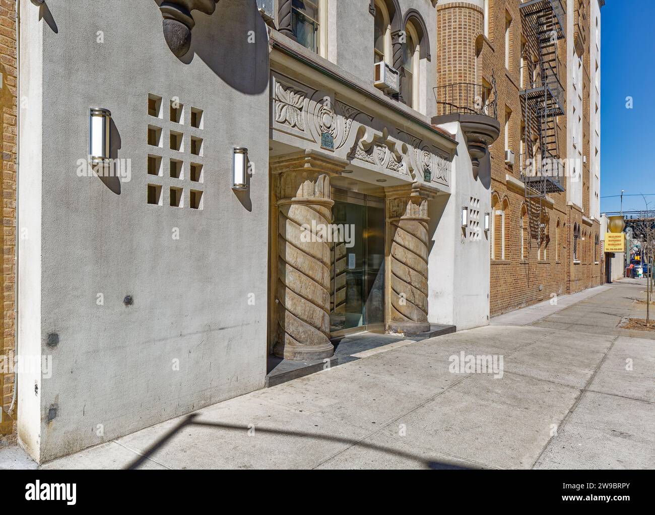 Brick building with turrets hi-res stock photography and images - Alamy