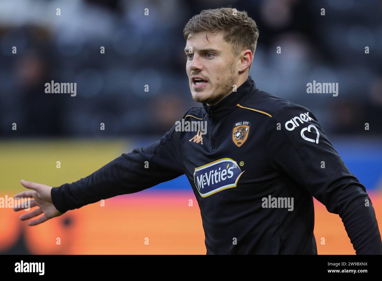 Regan Slater #27 of Hull City during the pre match warm up ahead of the ...