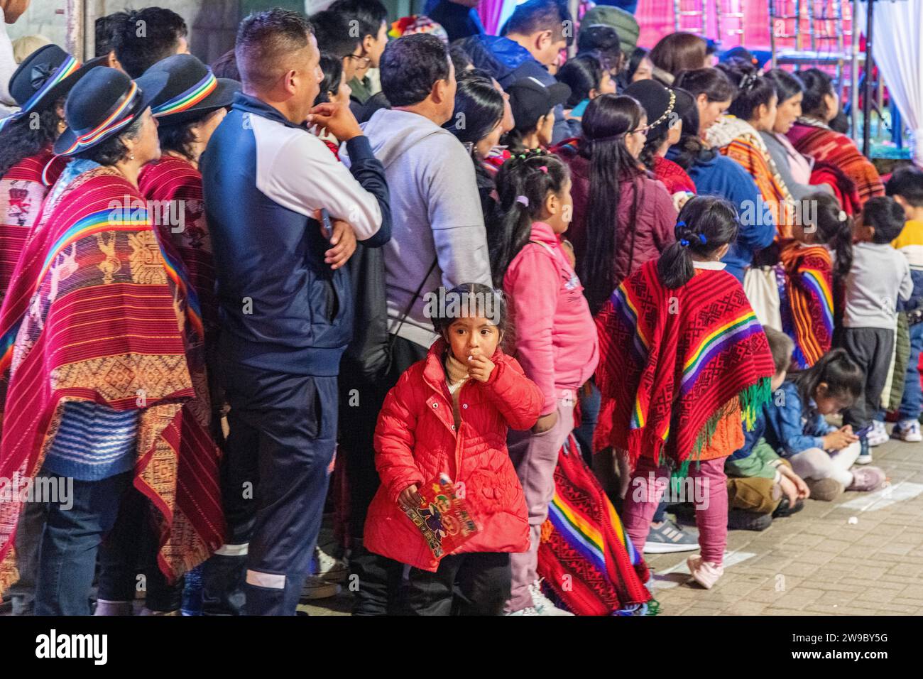 Machu picchu tourists crowd hi-res stock photography and images - Alamy