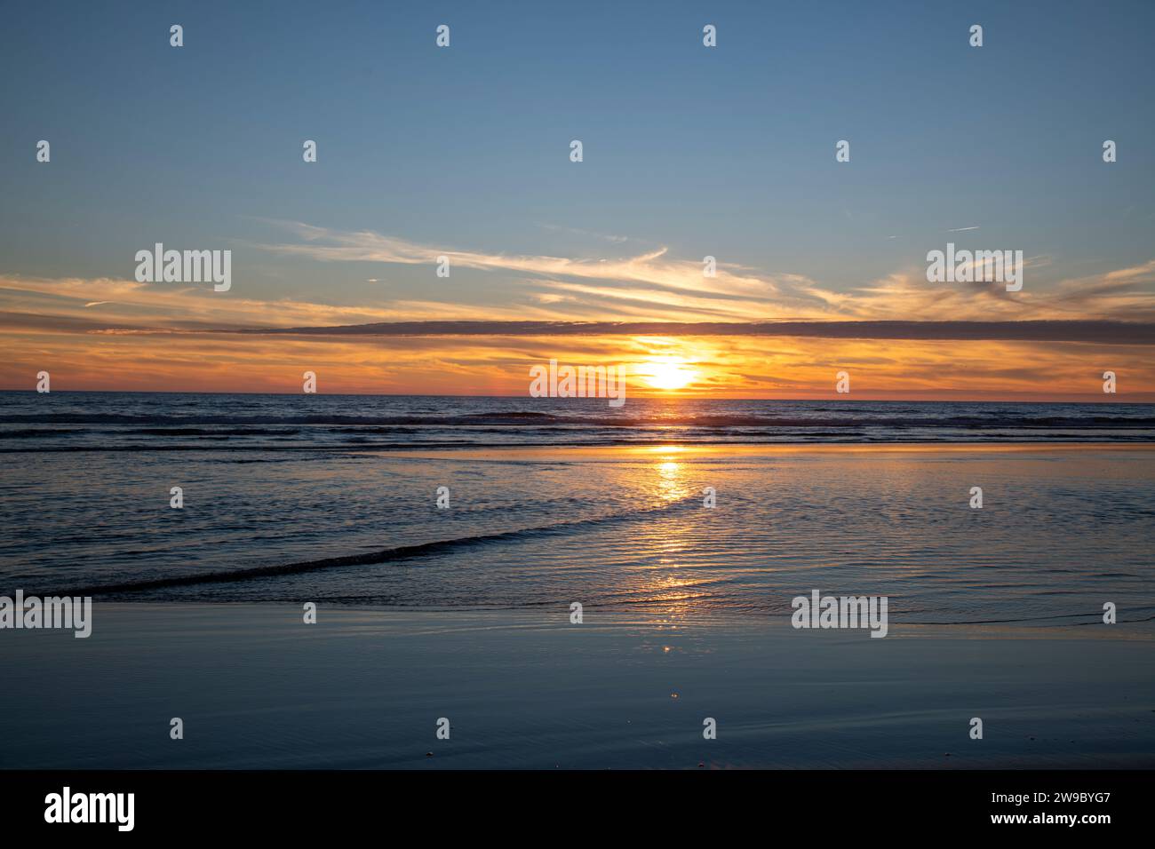 sunset on the beach sunset oregon Stock Photo - Alamy
