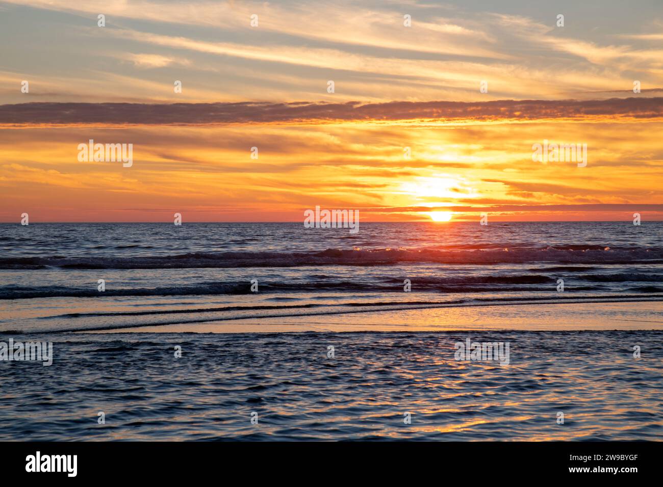 sunset on the beach sunset oregon Stock Photo - Alamy