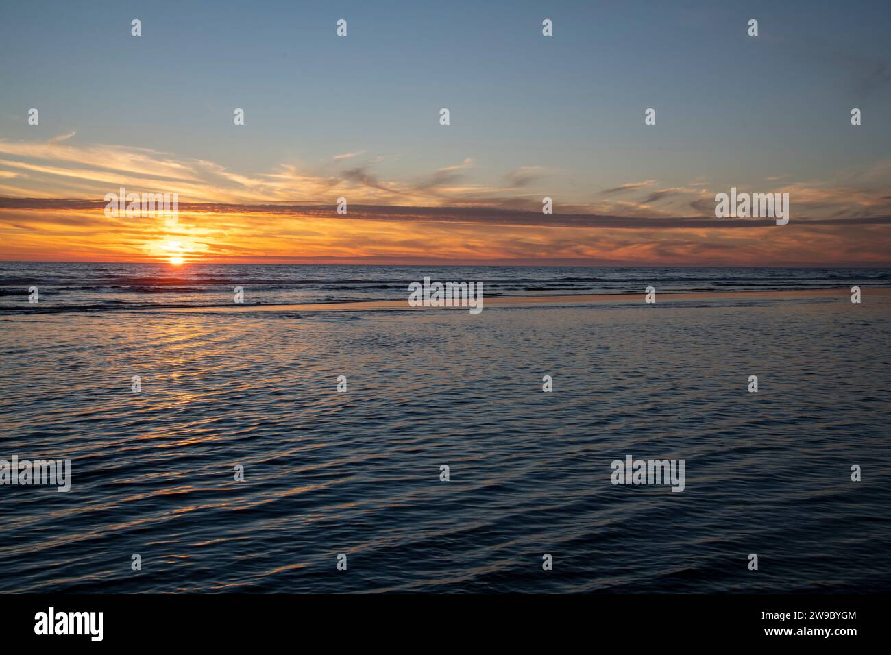 sunset on the beach sunset oregon Stock Photo - Alamy