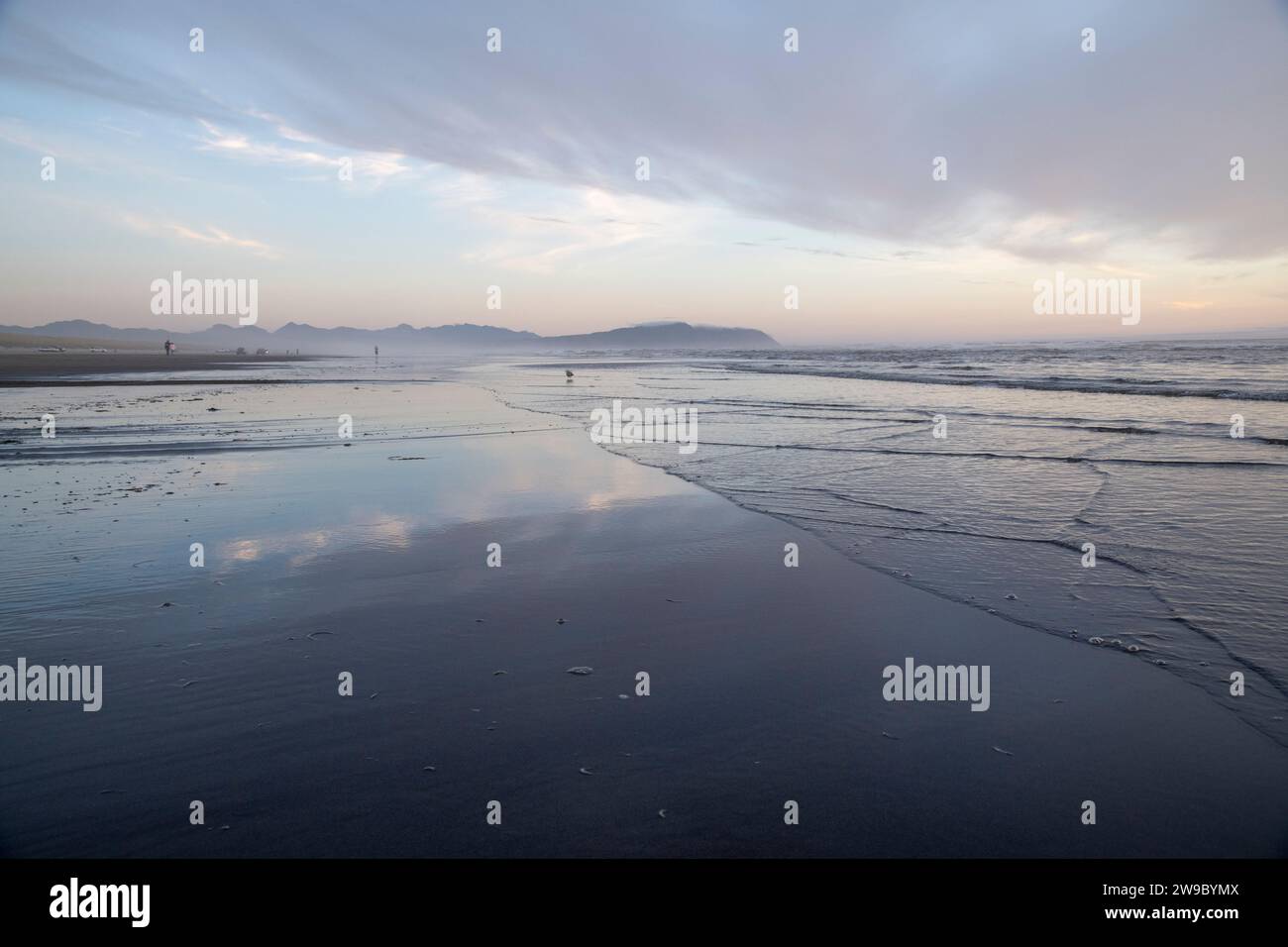 sunset on the beach sunset oregon Stock Photo - Alamy