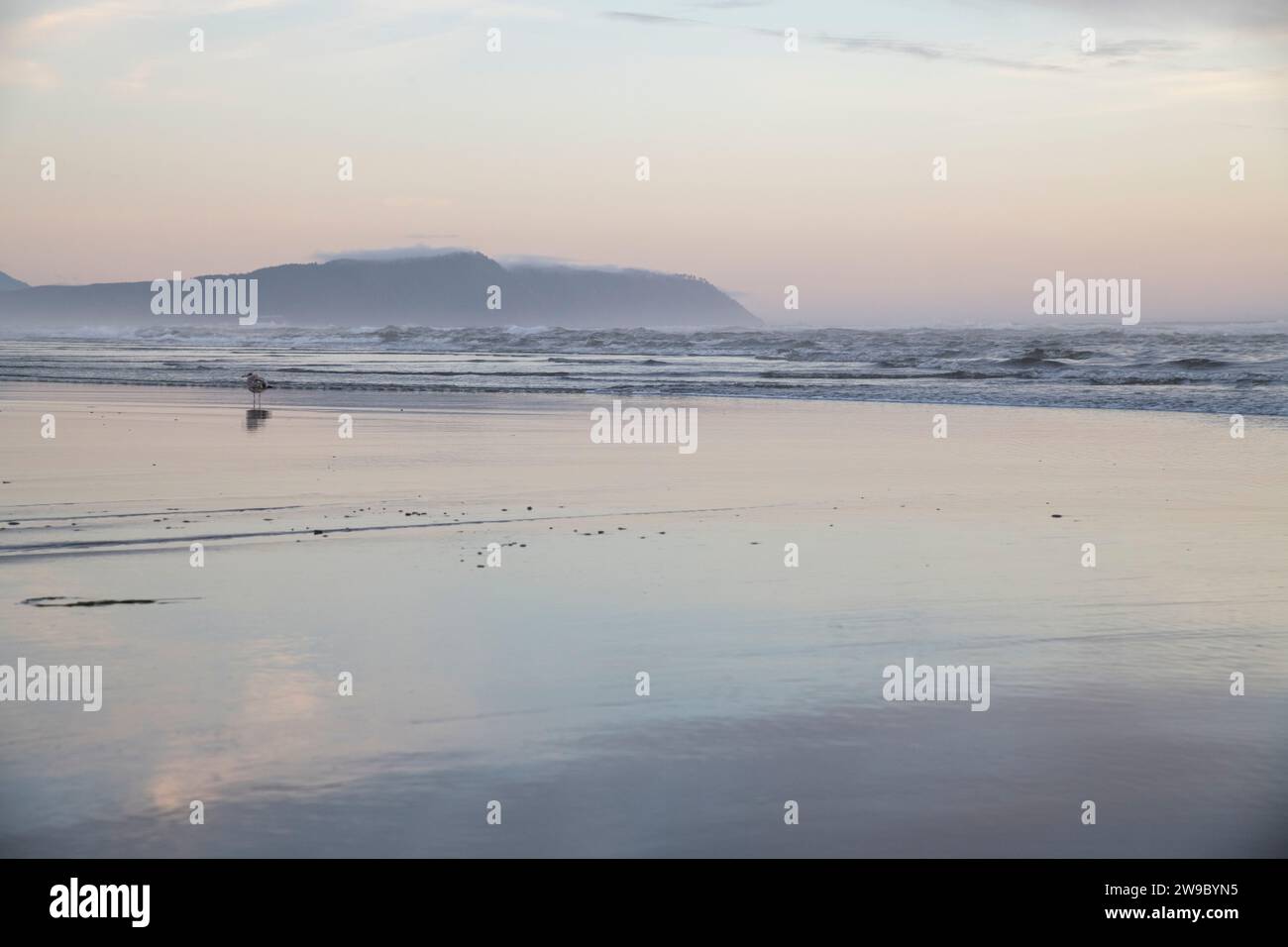 sunset on the beach sunset oregon Stock Photo - Alamy