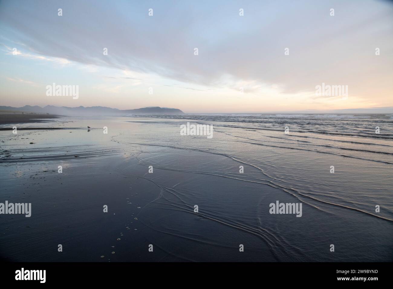 sunset on the beach sunset oregon Stock Photo - Alamy
