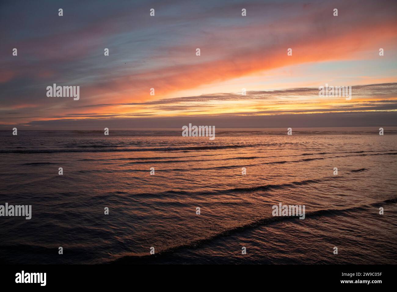 sunset on the beach sunset oregon Stock Photo - Alamy