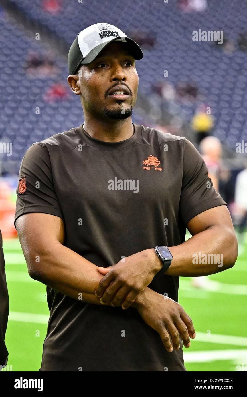 Cleveland Browns assistant special teams coach Stephen Bravo-Brown ...