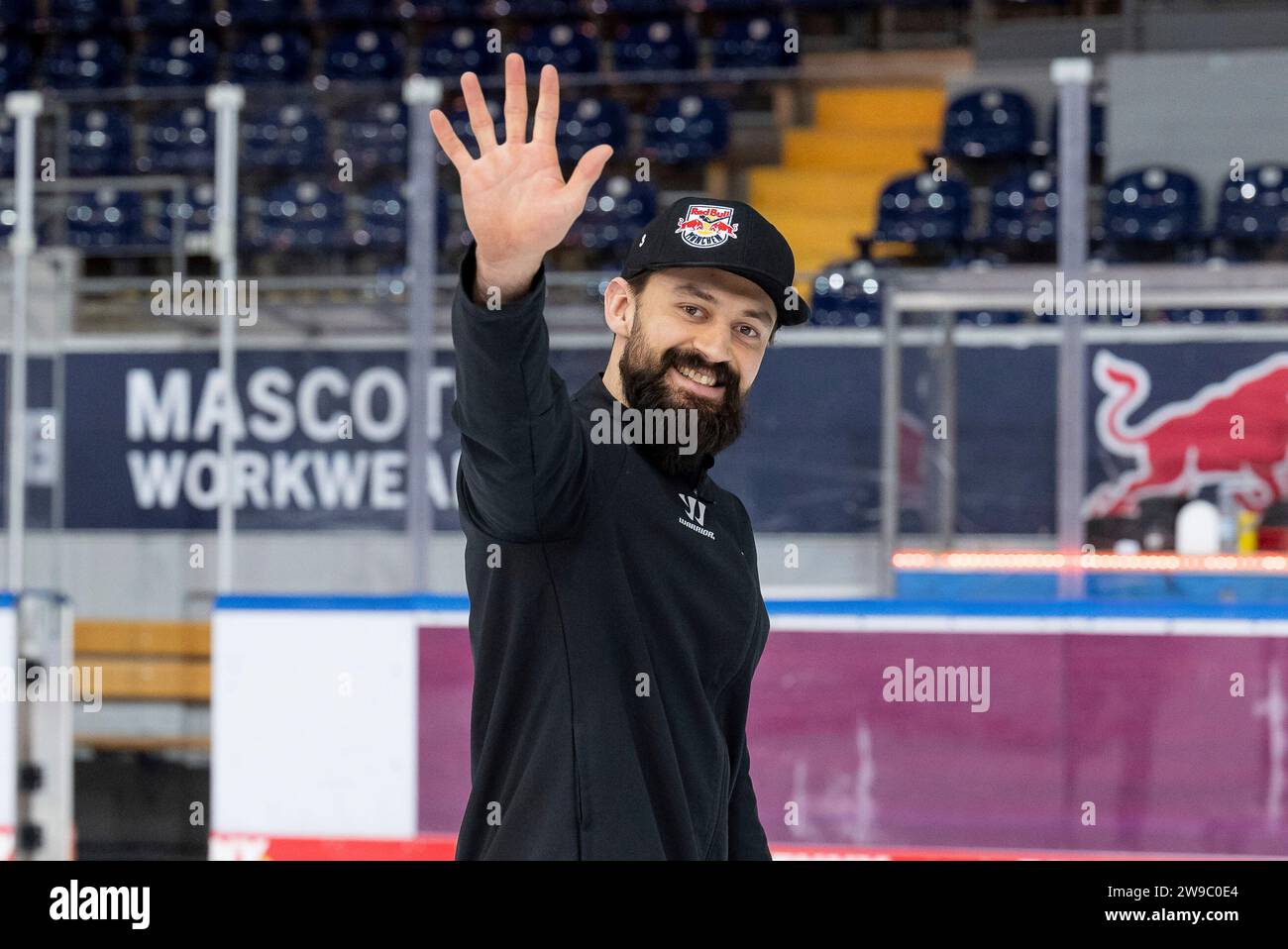 Muenchen, Deutschland. 26th Dec, 2023. Dominik Bittner (EHC Red Bull ...