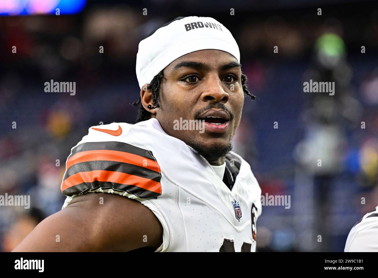 Cleveland Browns wide receiver James Proche II (11) greets fans on the ...