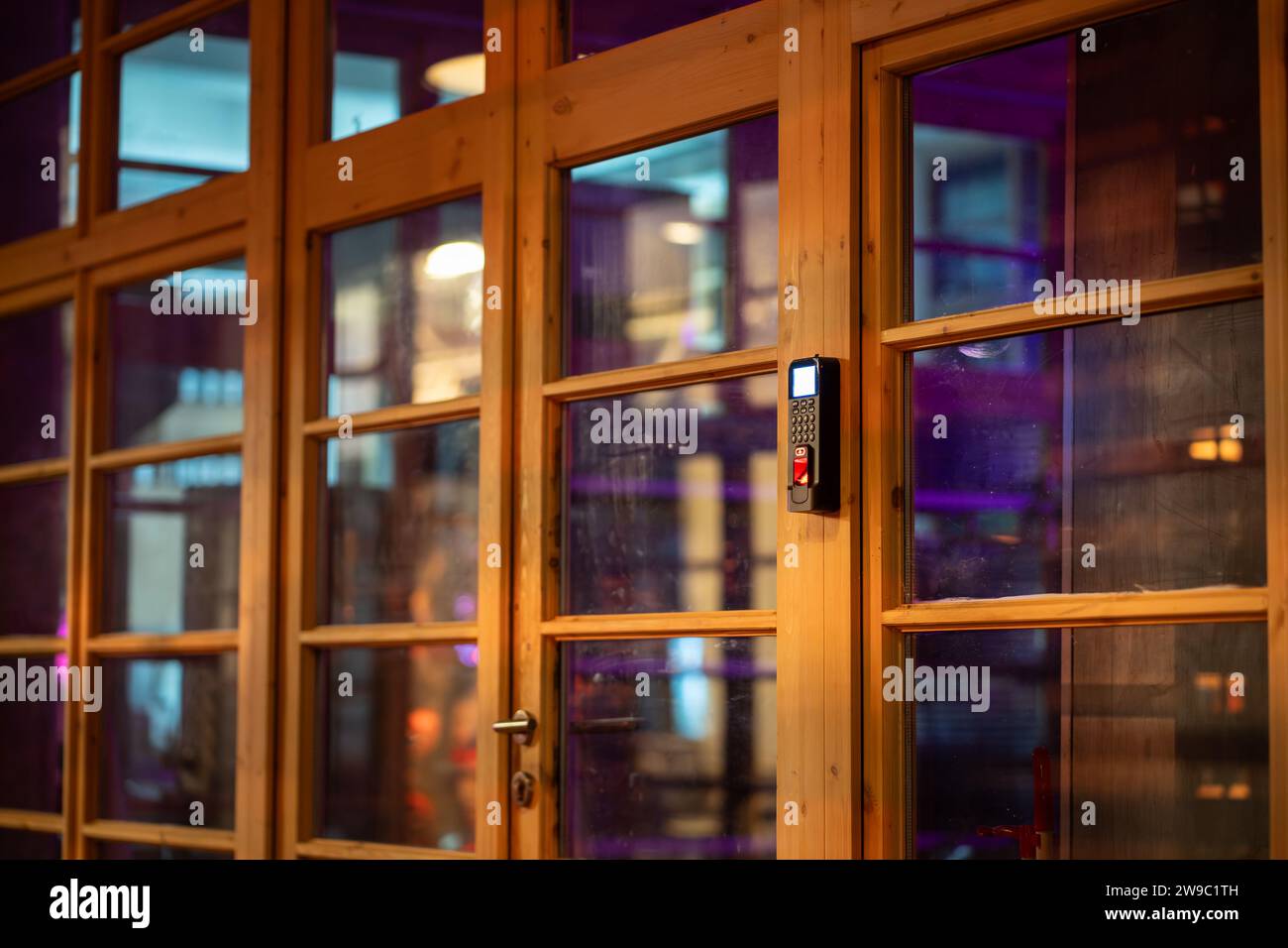 Smart electronic lock with touchscreen for thumbprint reading, identity ...