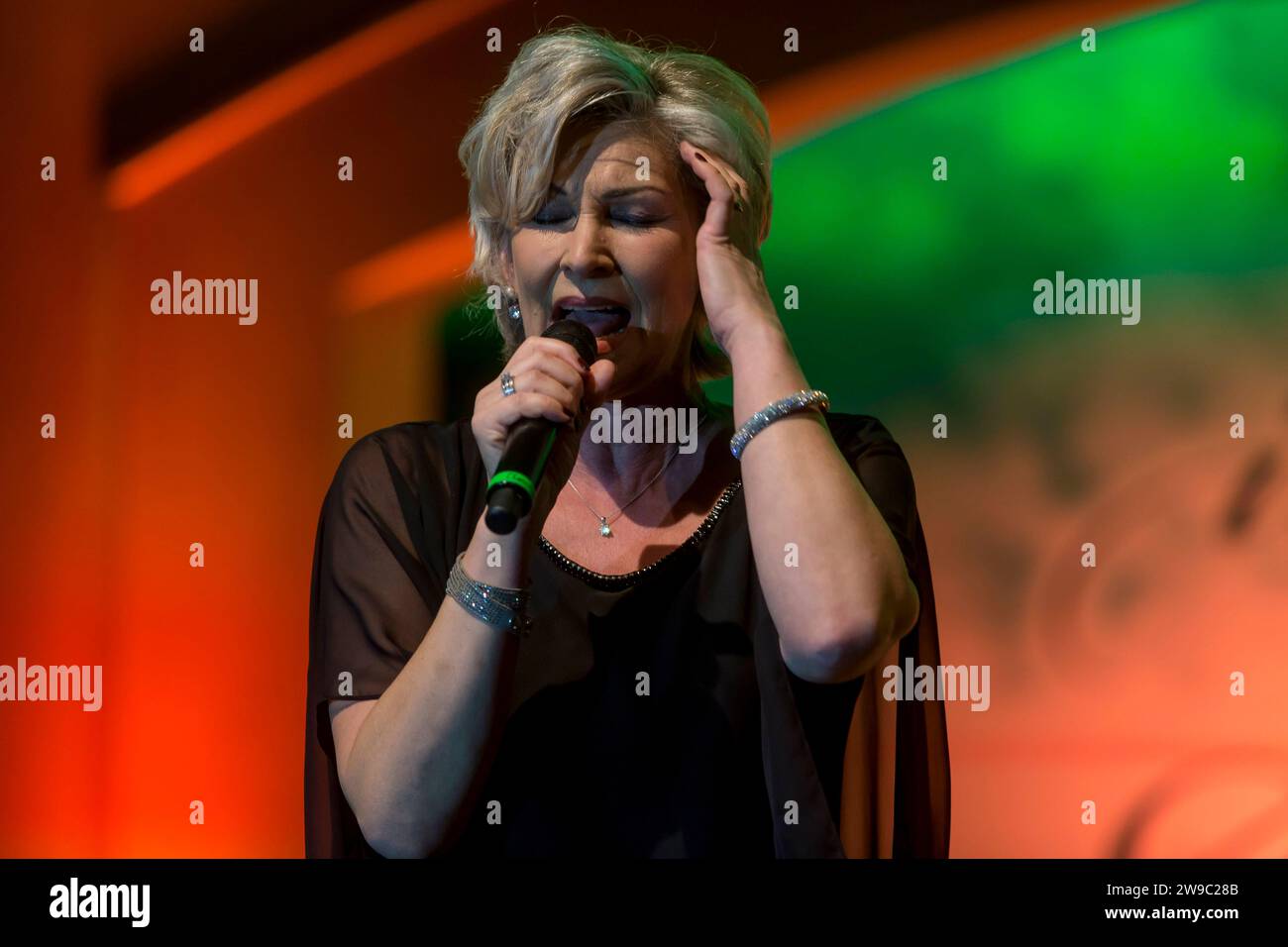 Claudia Jung 52 - bürgerlich Ute Singer geb. Krummenast - auf der Bühne ...