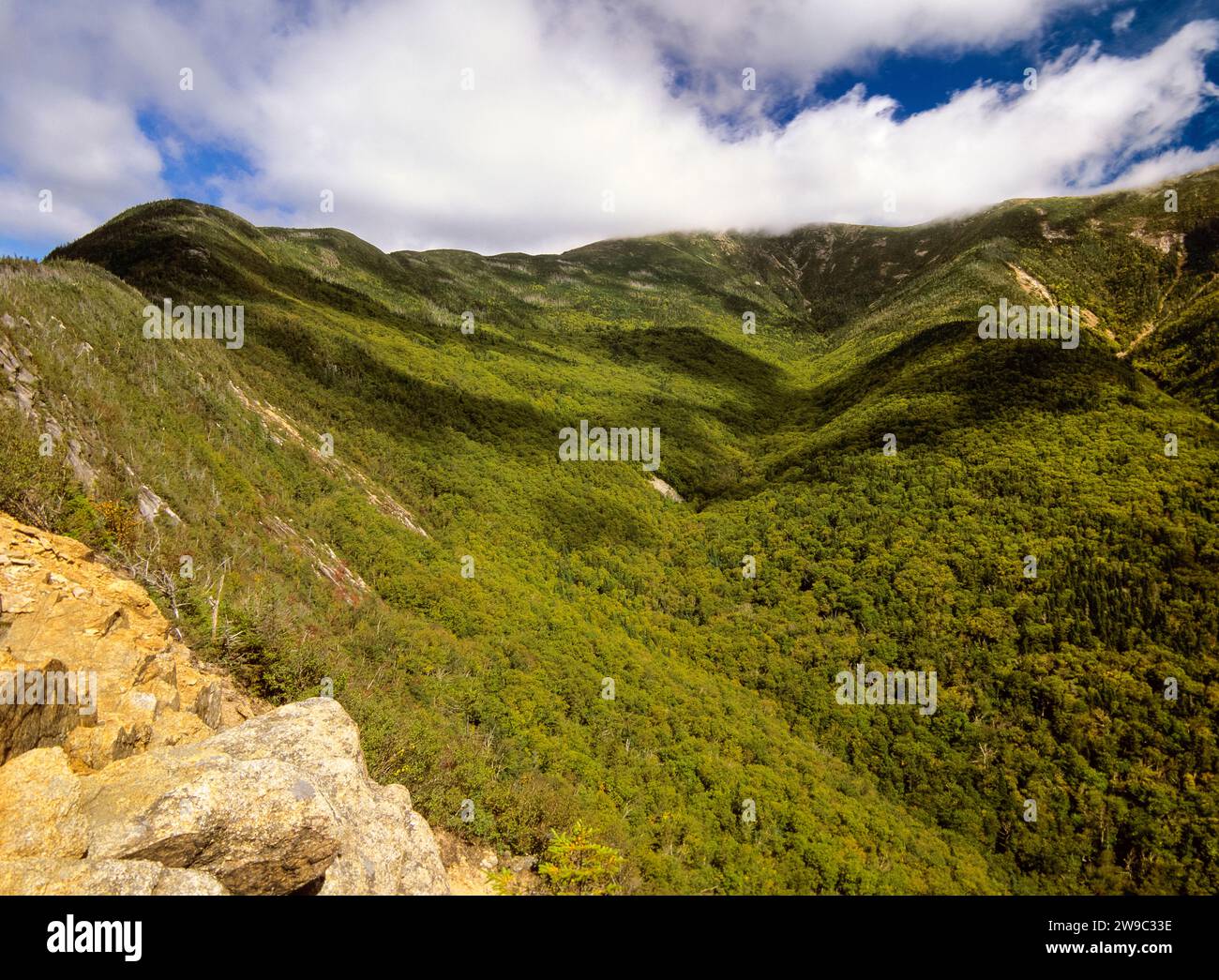 Franconia Ridge from along the Old Bridle Path in the White Mountains ...