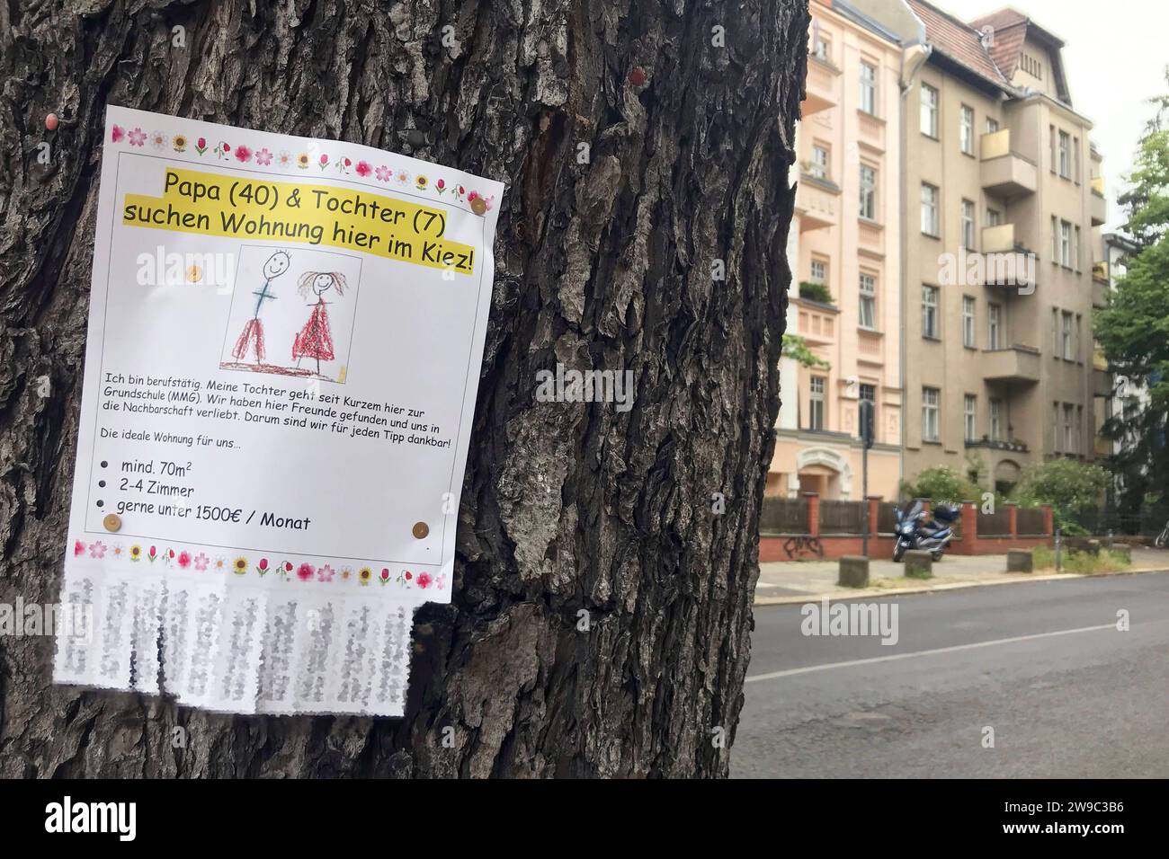 Zettel wohnungssuche hi-res stock photography and images - Alamy