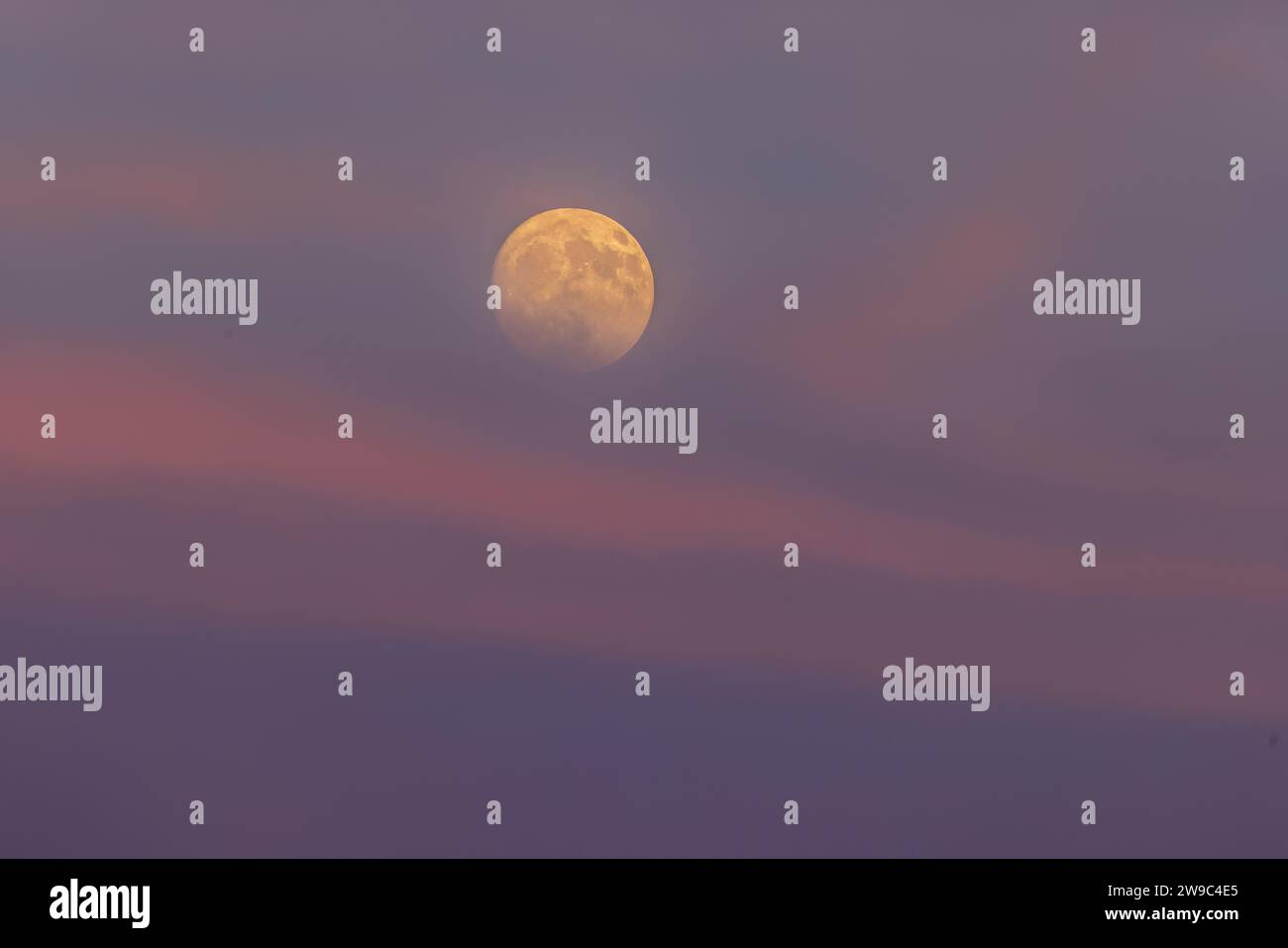 Full buck moon hi-res stock photography and images - Alamy