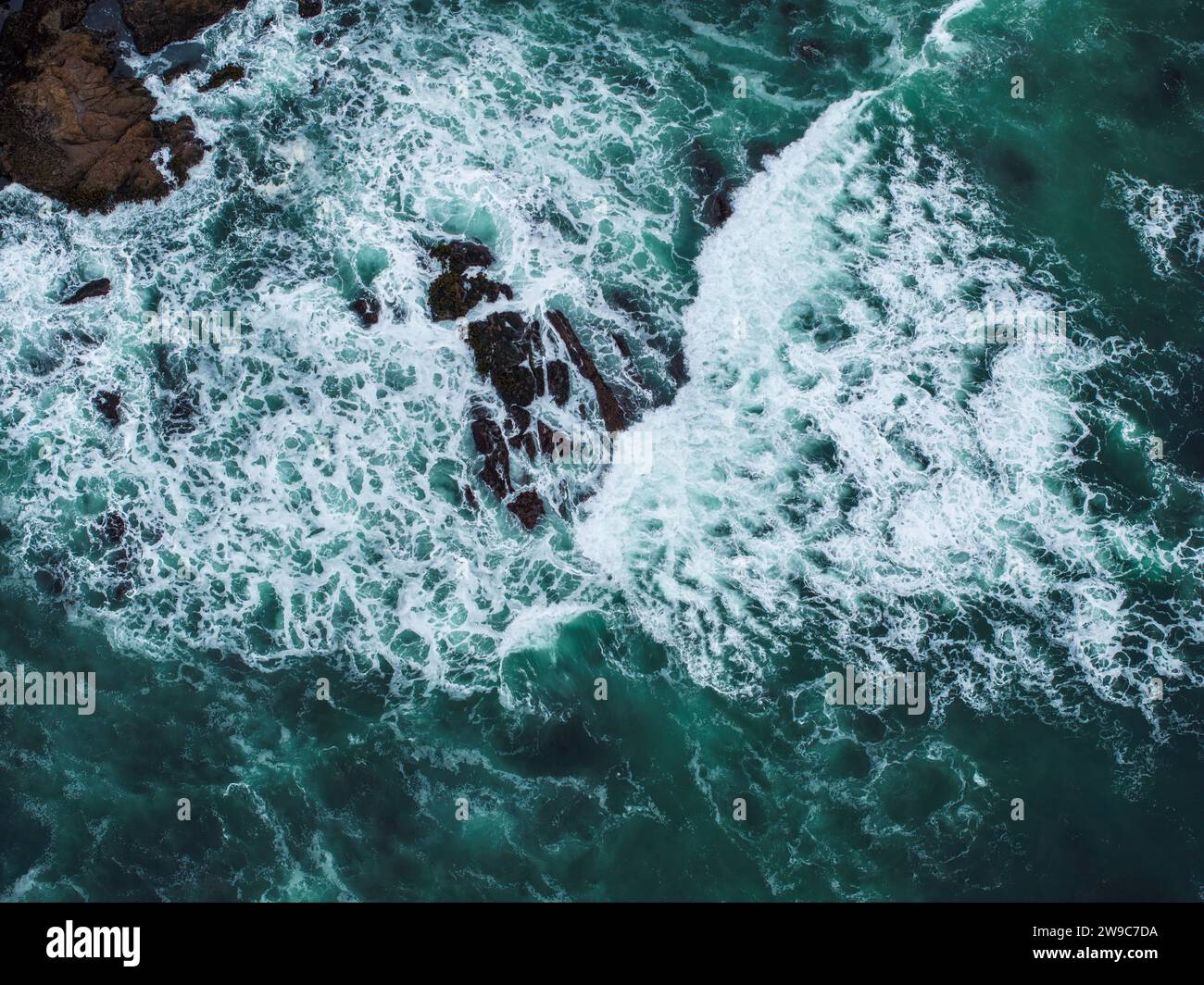 Aerial view of the huge Pacific ocean waves Stock Photo - Alamy